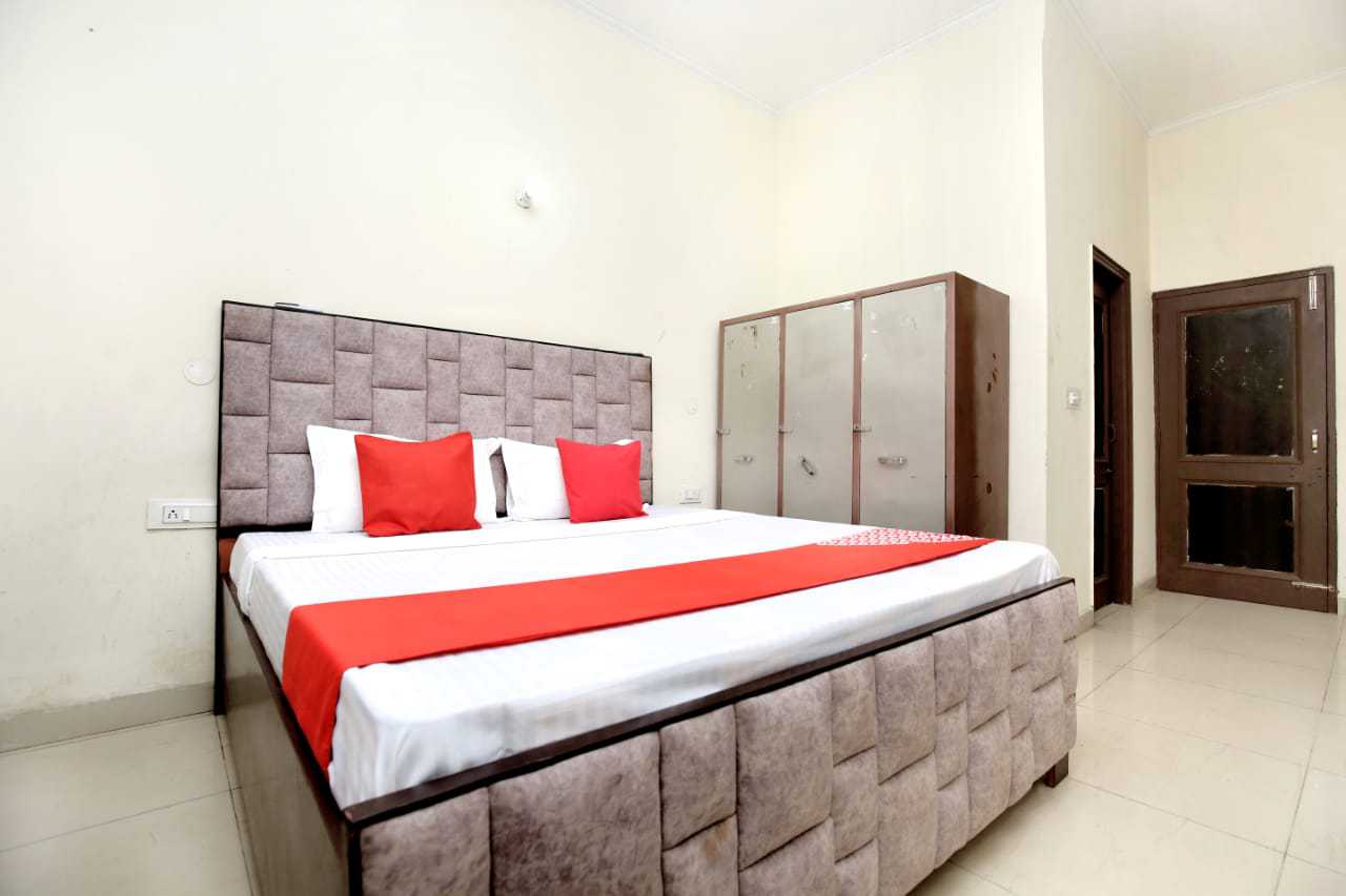 SPOT ON Hotel Golden Crown, SPOT ON Sirhind, Book @ ₹449 - OYO