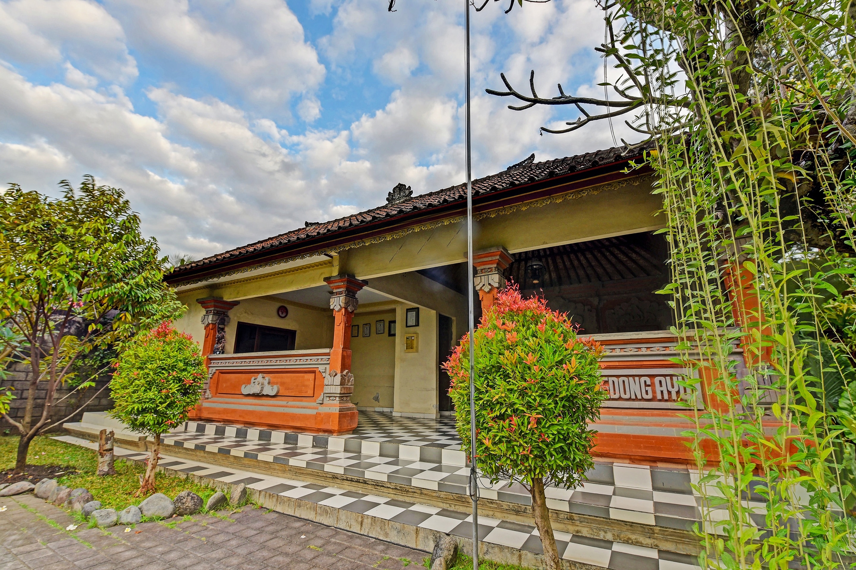 OYO 91503 Hotel Gedong Ayu Near Sanur, OYO Hotels Bali, Book @ Rp85025 ...