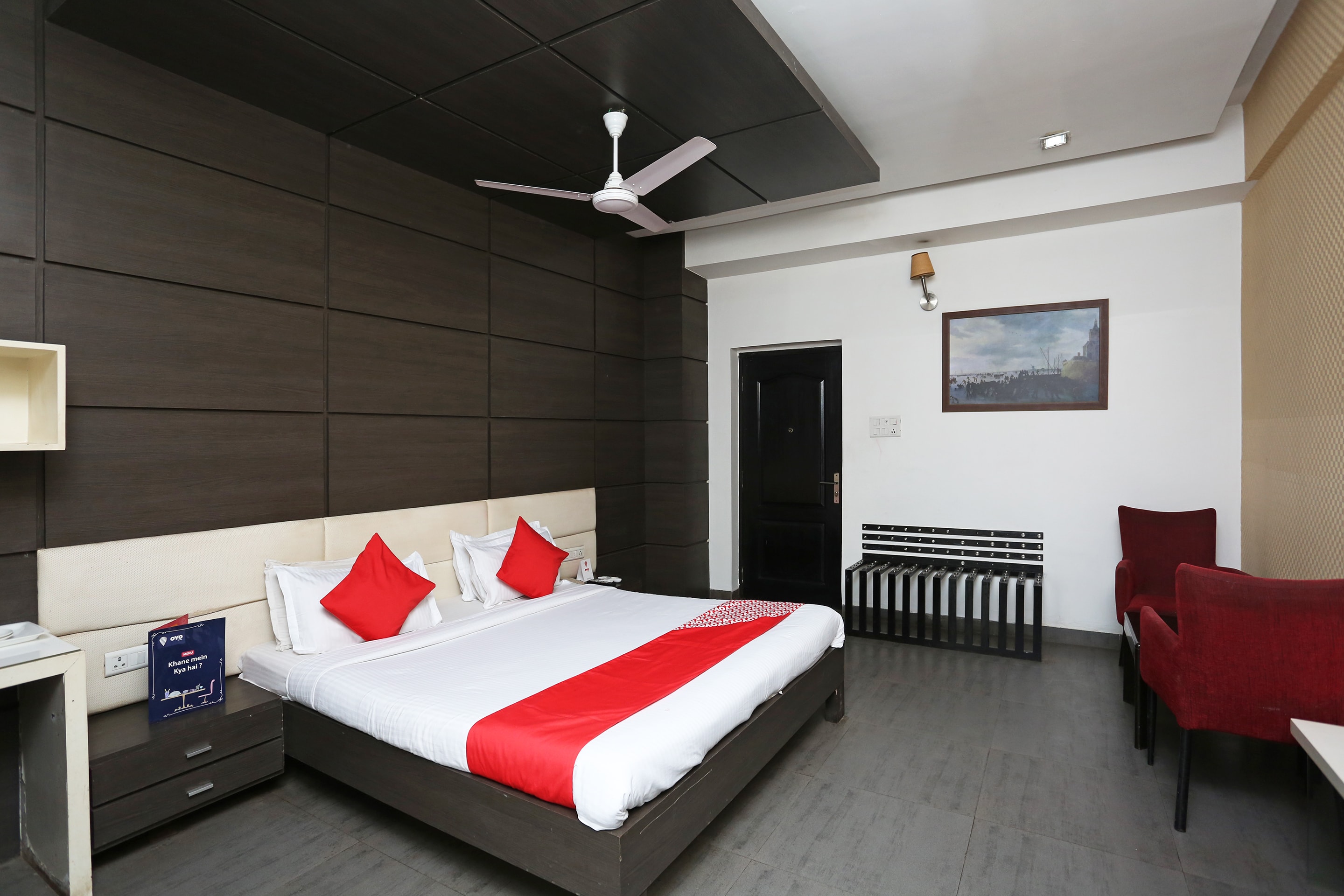 OYO Hotel Queens Club Of India, Premium Raipur, Book @ ₹470 - OYO