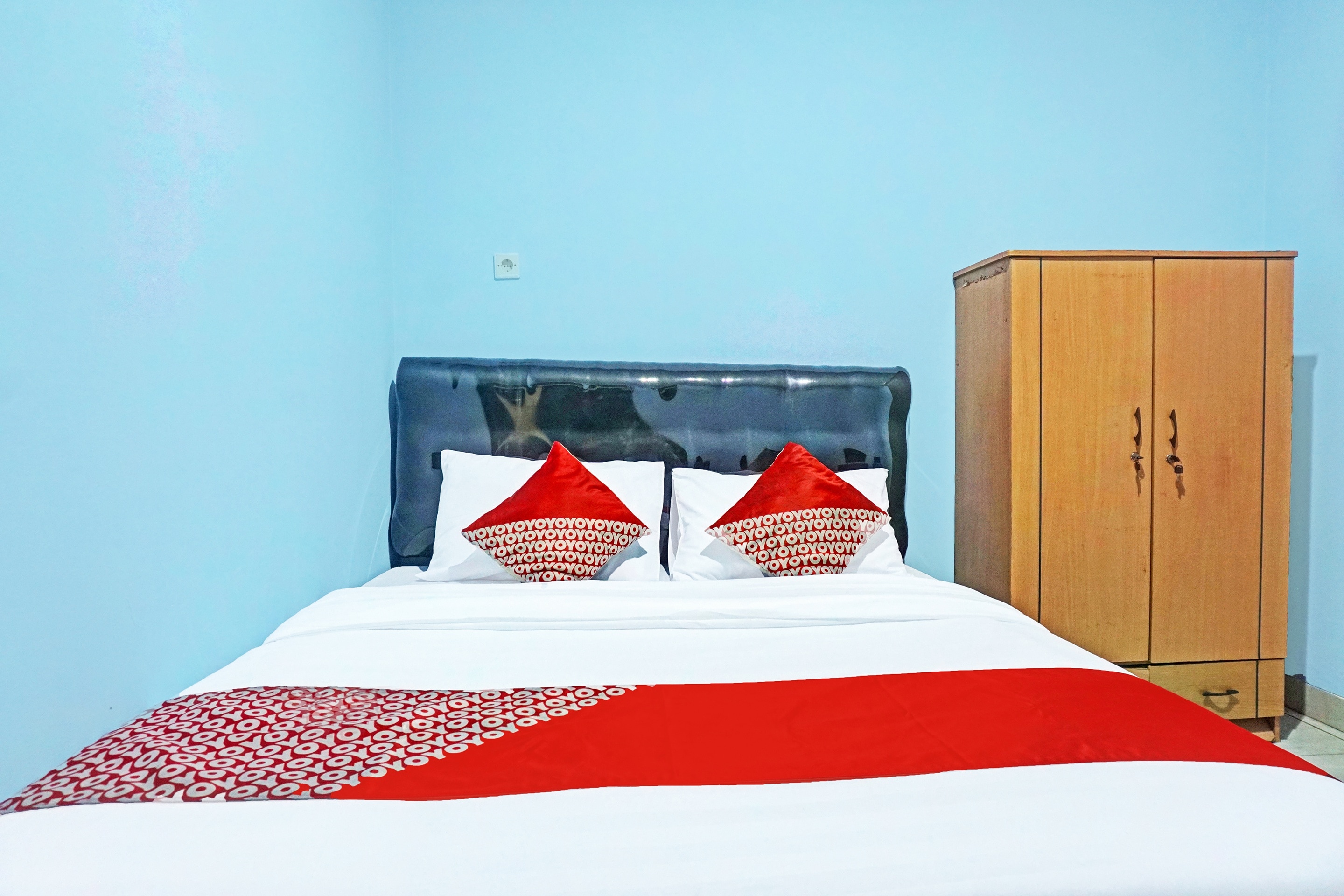 Hotel O J&b Rooms Tomang, Premium Jakarta, Book @ Rp121440 - OYO