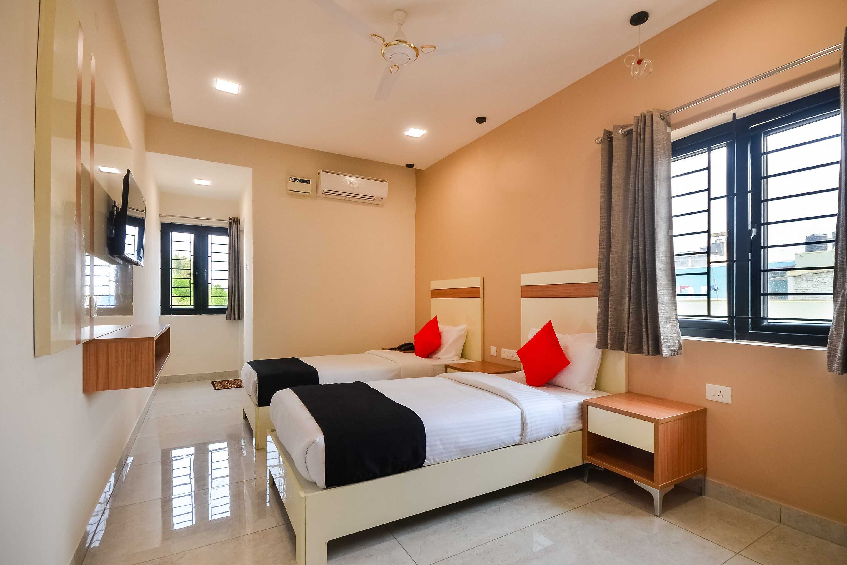 Super OYO Collection O VIRKSHAM HOTEL, Capital O Coimbatore, Book ...