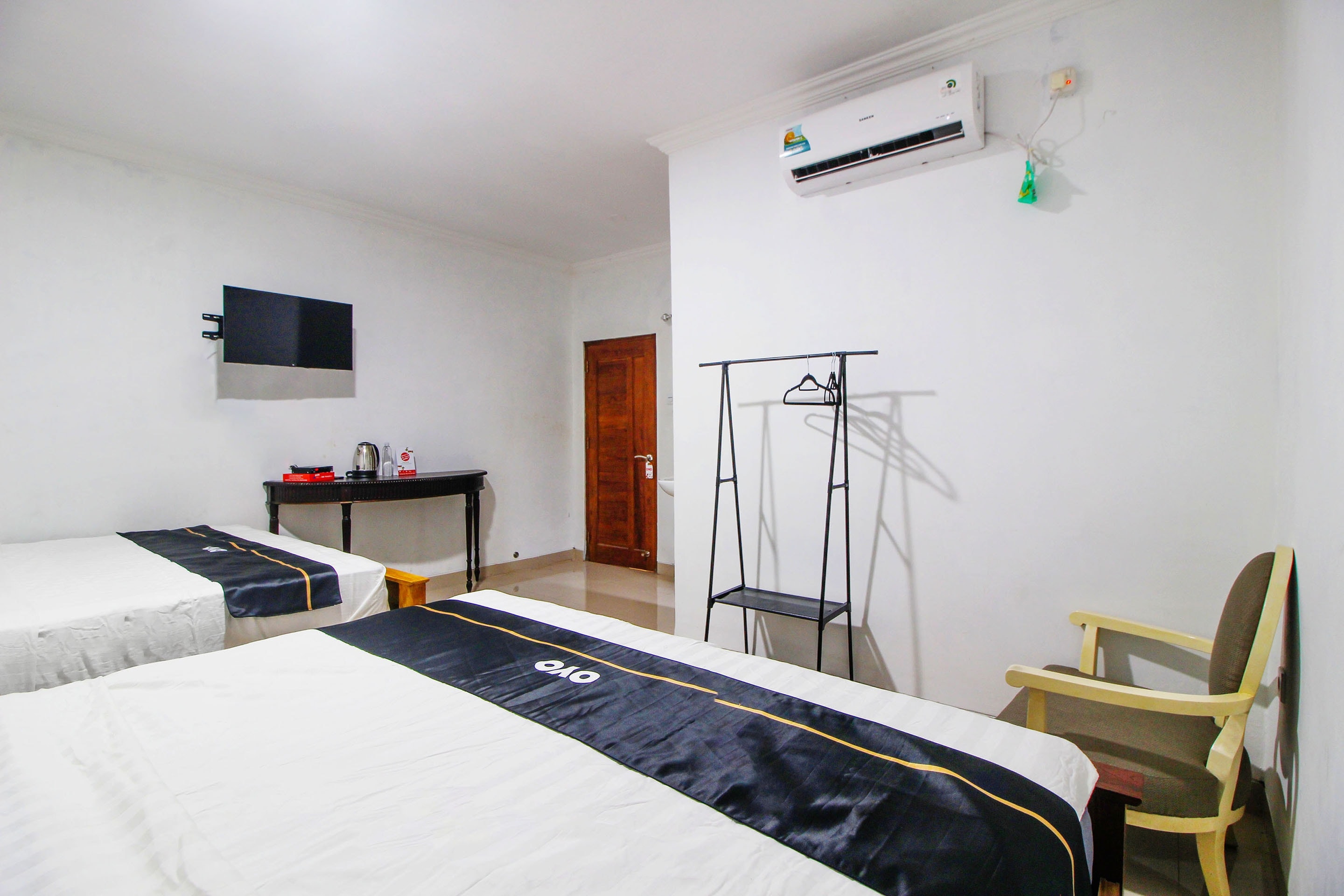 Collection O 91605 Nexdeco House Homestay Syariah, Collection O Solo ...