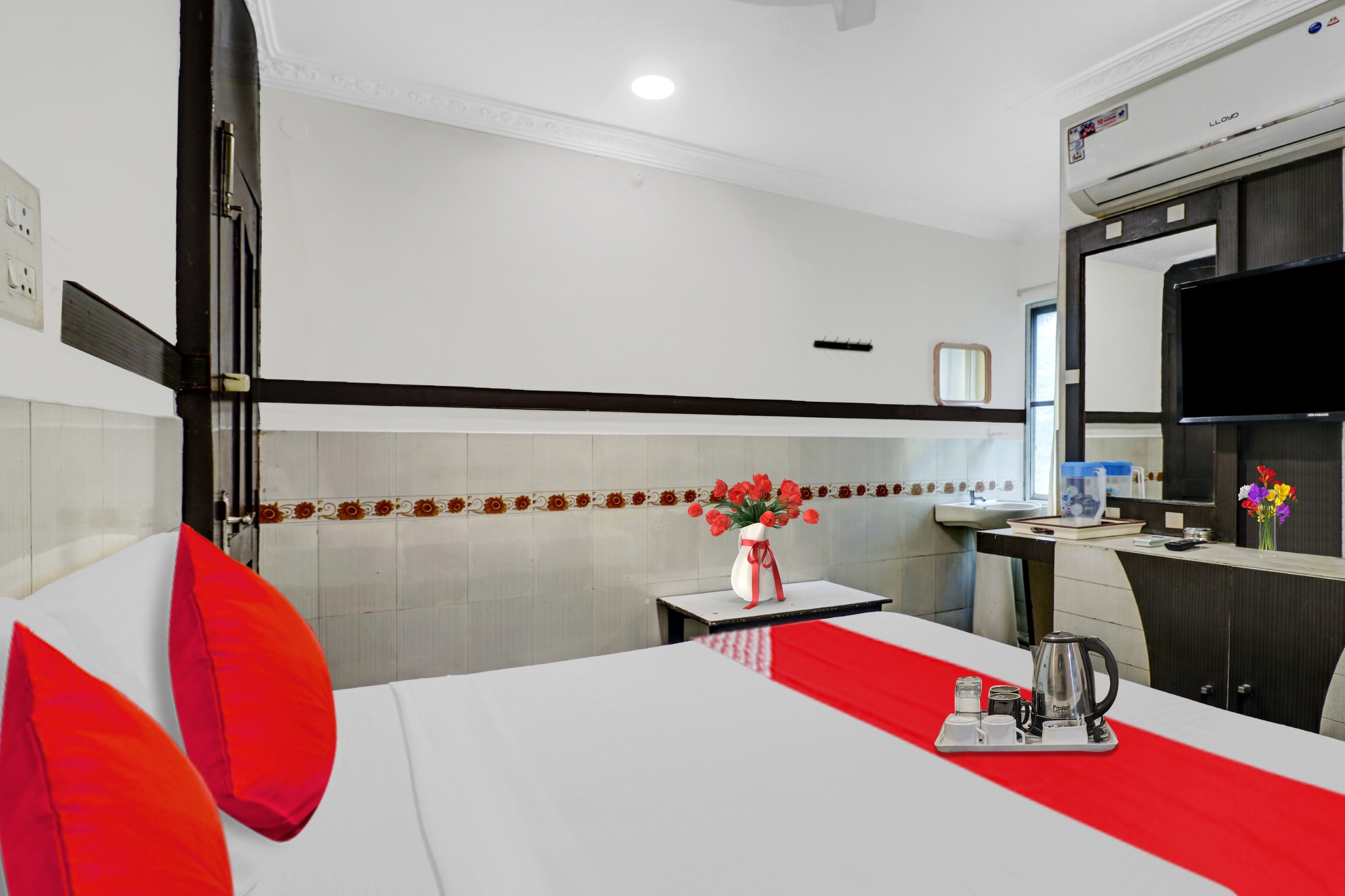 Hotel O Satya Manorama Inn, Flagship Khammam, Book @ ₹1278 - OYO