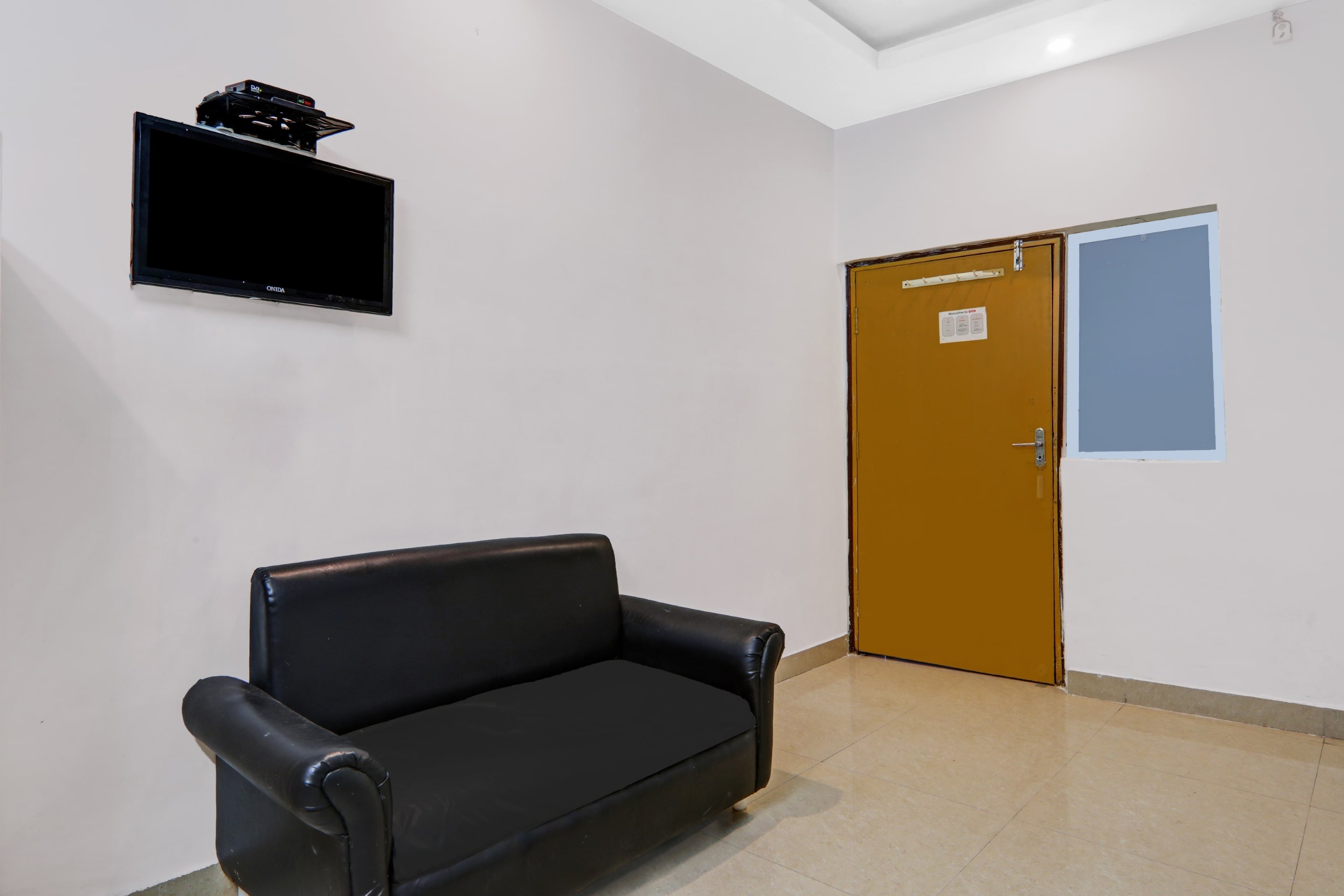 Flagship Chandra Deep Hotel, Flagship Kanpur, Book @ ₹842 - OYO