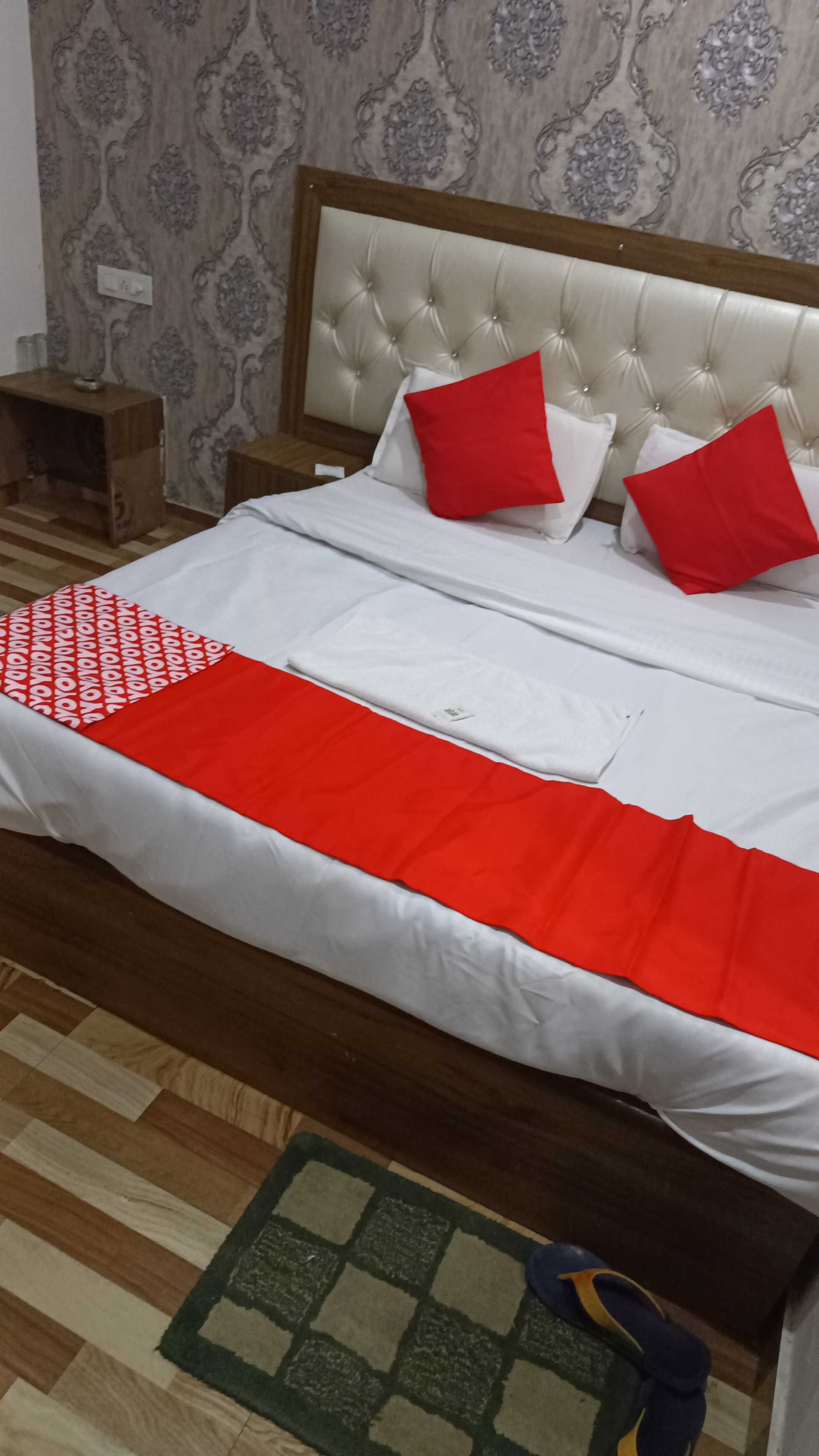 Flagship Hotel Kartar, Flagship Zirakpur, Book @ ₹892 - OYO