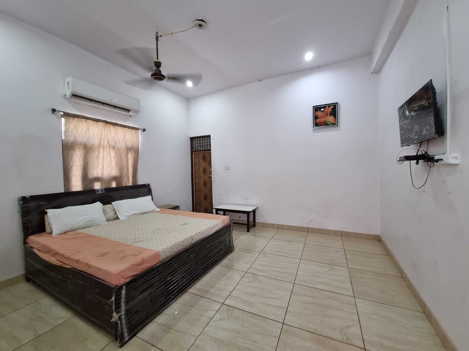 SPOT ON New Sharma Hotel, SPOT ON Aligarh, Book @ ₹1091 - OYO