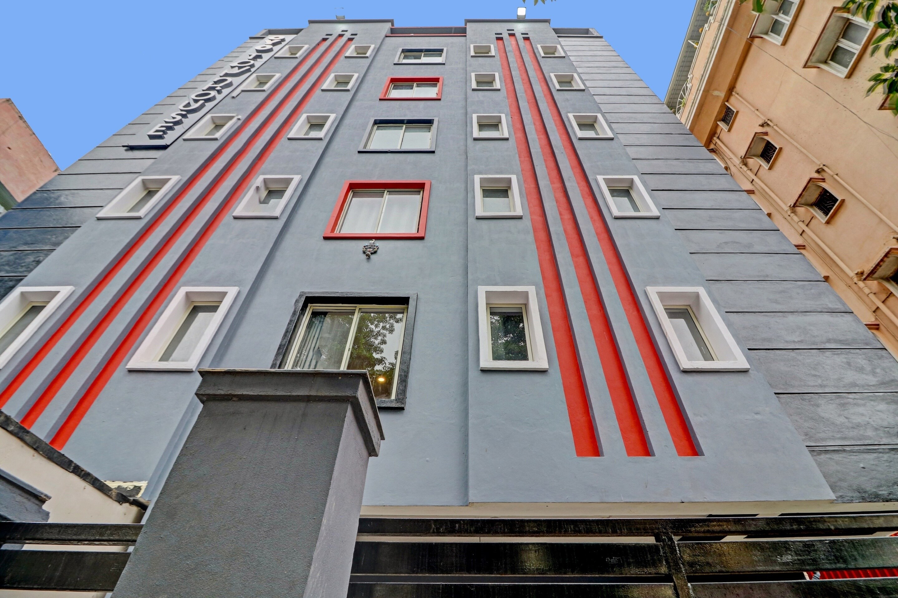 OYO Townhouse 1118 S R Nagar Near Hyderabad Central, Townhouse ...