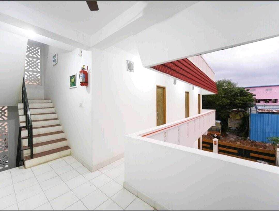 Hotel O SHAPPY INN KOYAMBEDU, Flagship Chennai, Book @ ₹808 - OYO