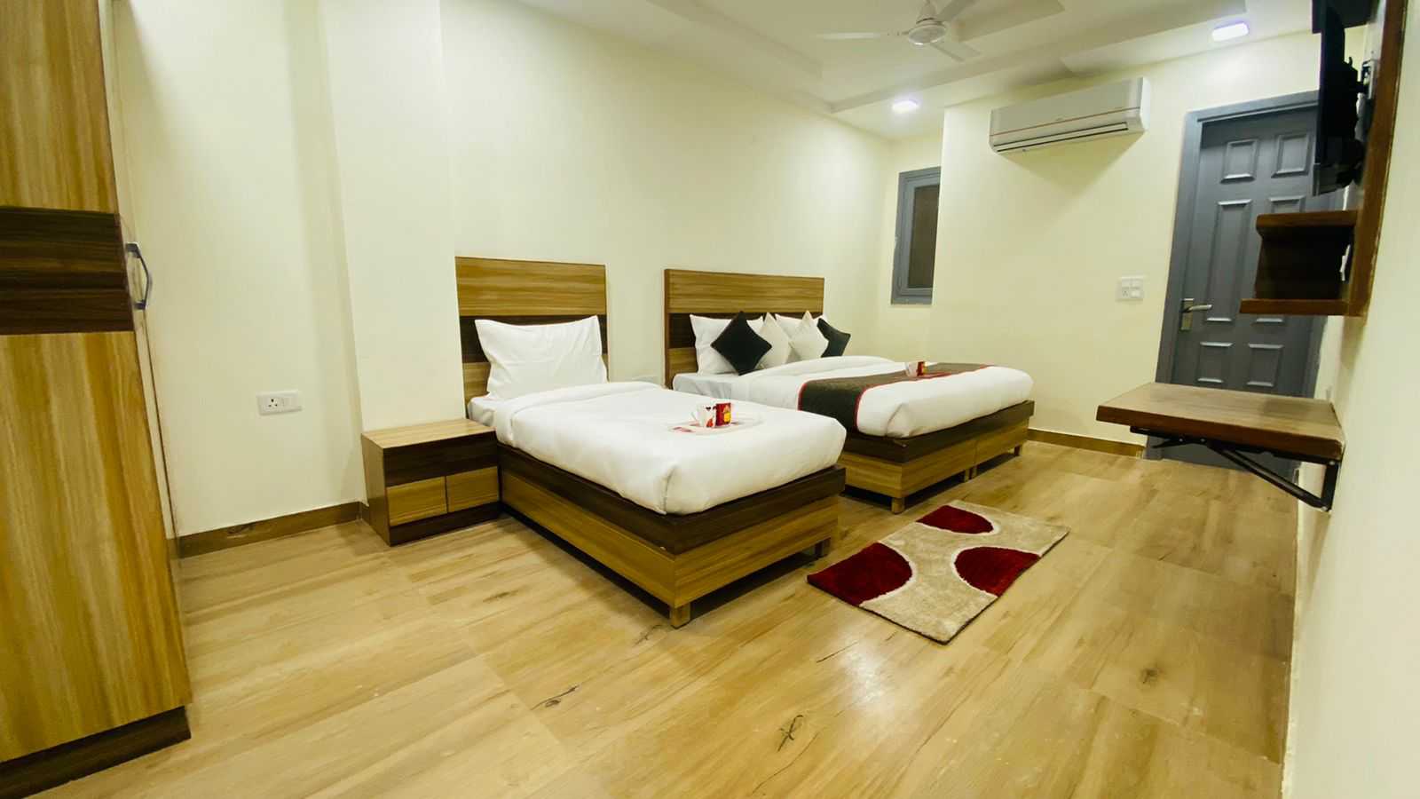 Townhouse Rohini Near Rithala Metro Station, Townhouse Delhi, Book ...