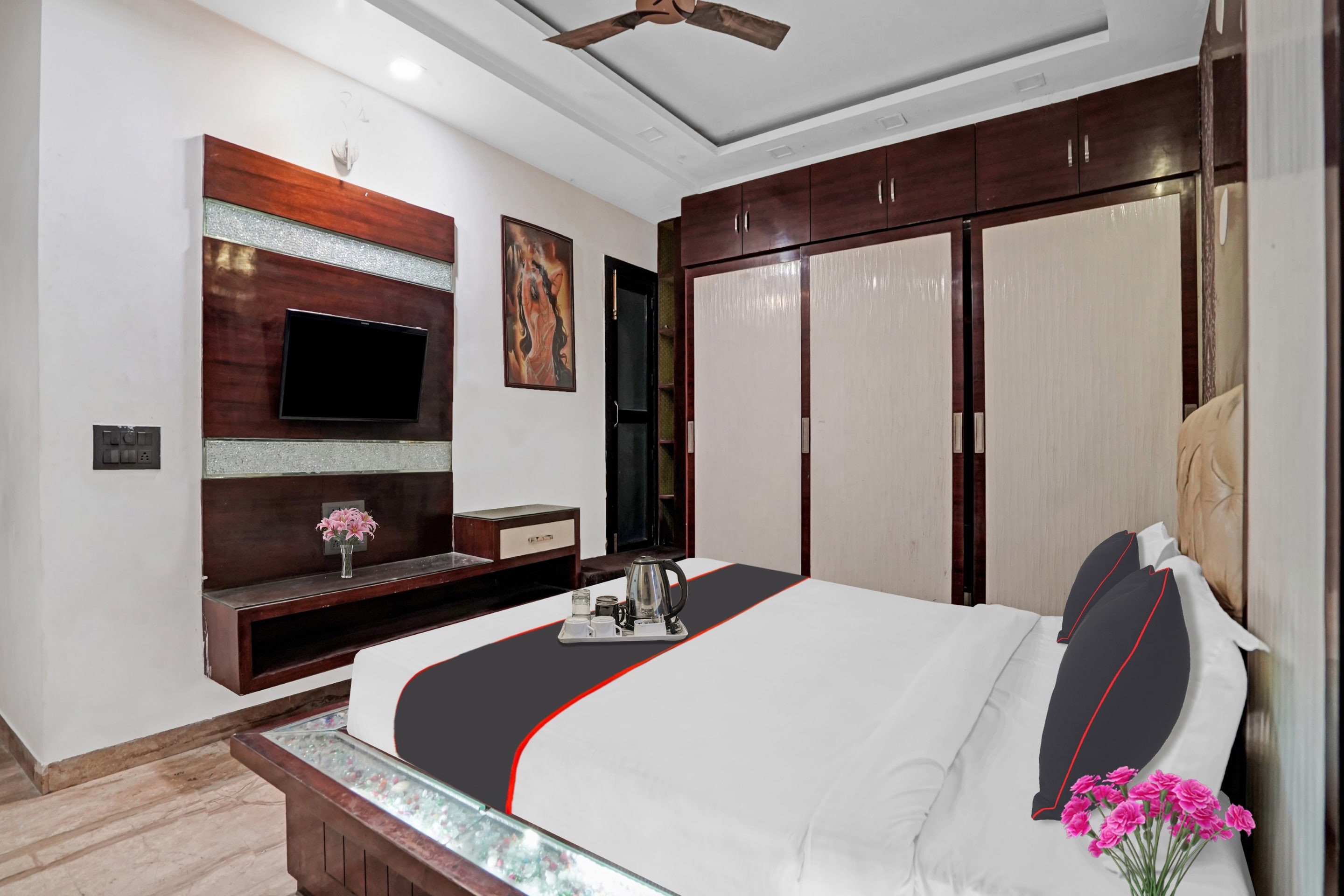 OYO Hotel Grand Valley, Flagship Ghaziabad, Book @ ₹584 - OYO