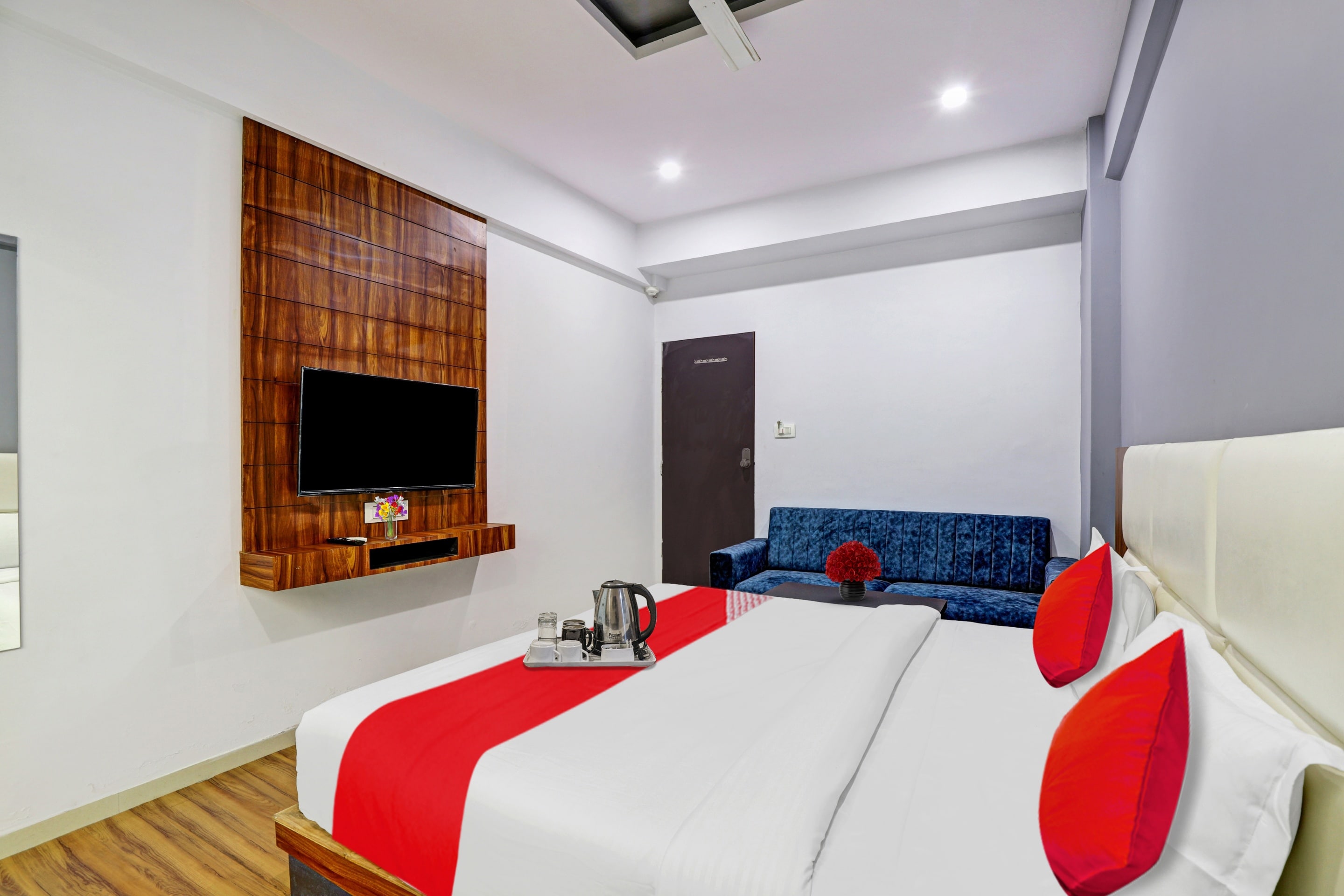 HOTEL O MAX, Flagship Surat, Book @ ₹933 - OYO