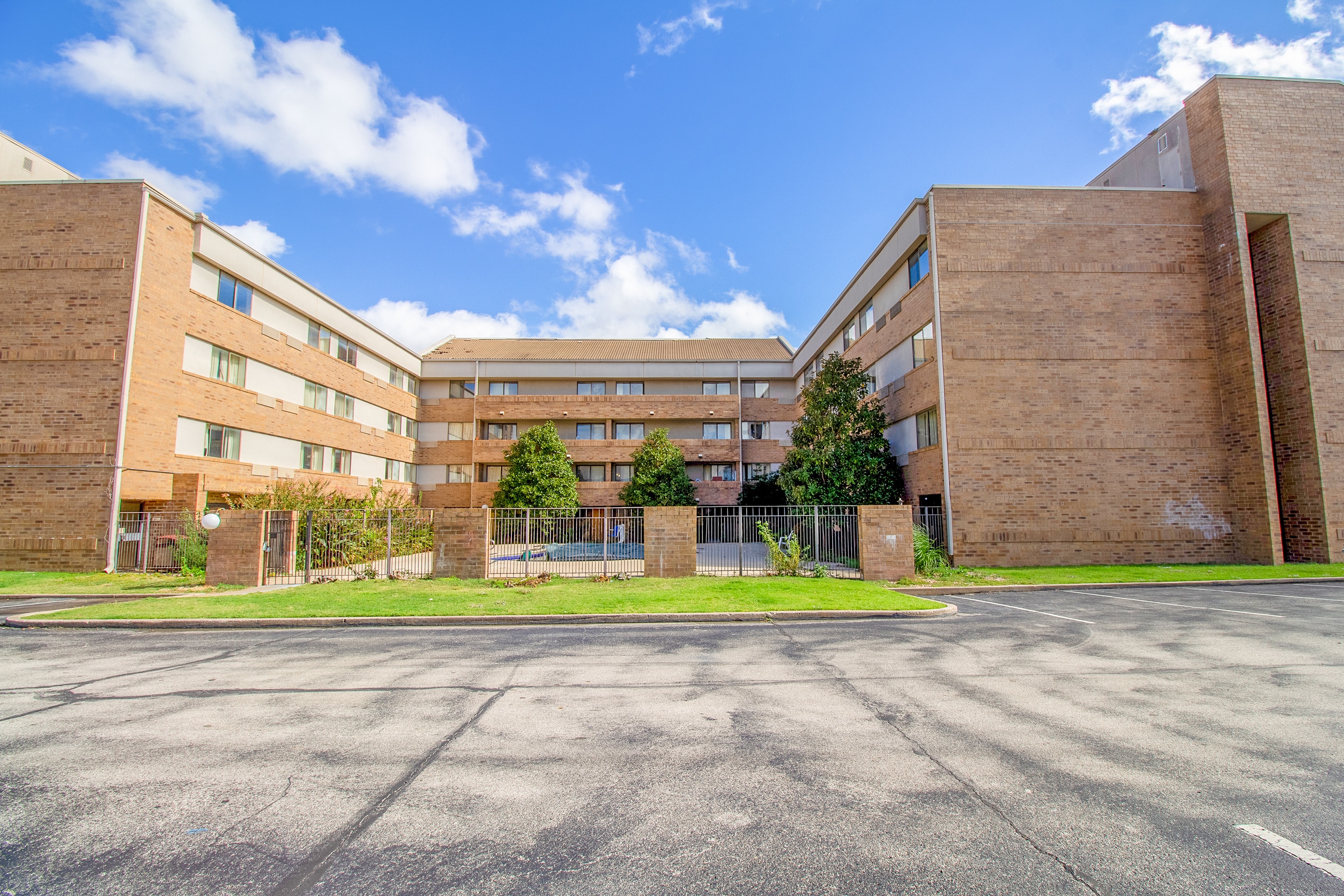 Tulsa Square Hotel Central, I-44 By OYO, OYO Hotels Tulsa, Book @ $61 - OYO