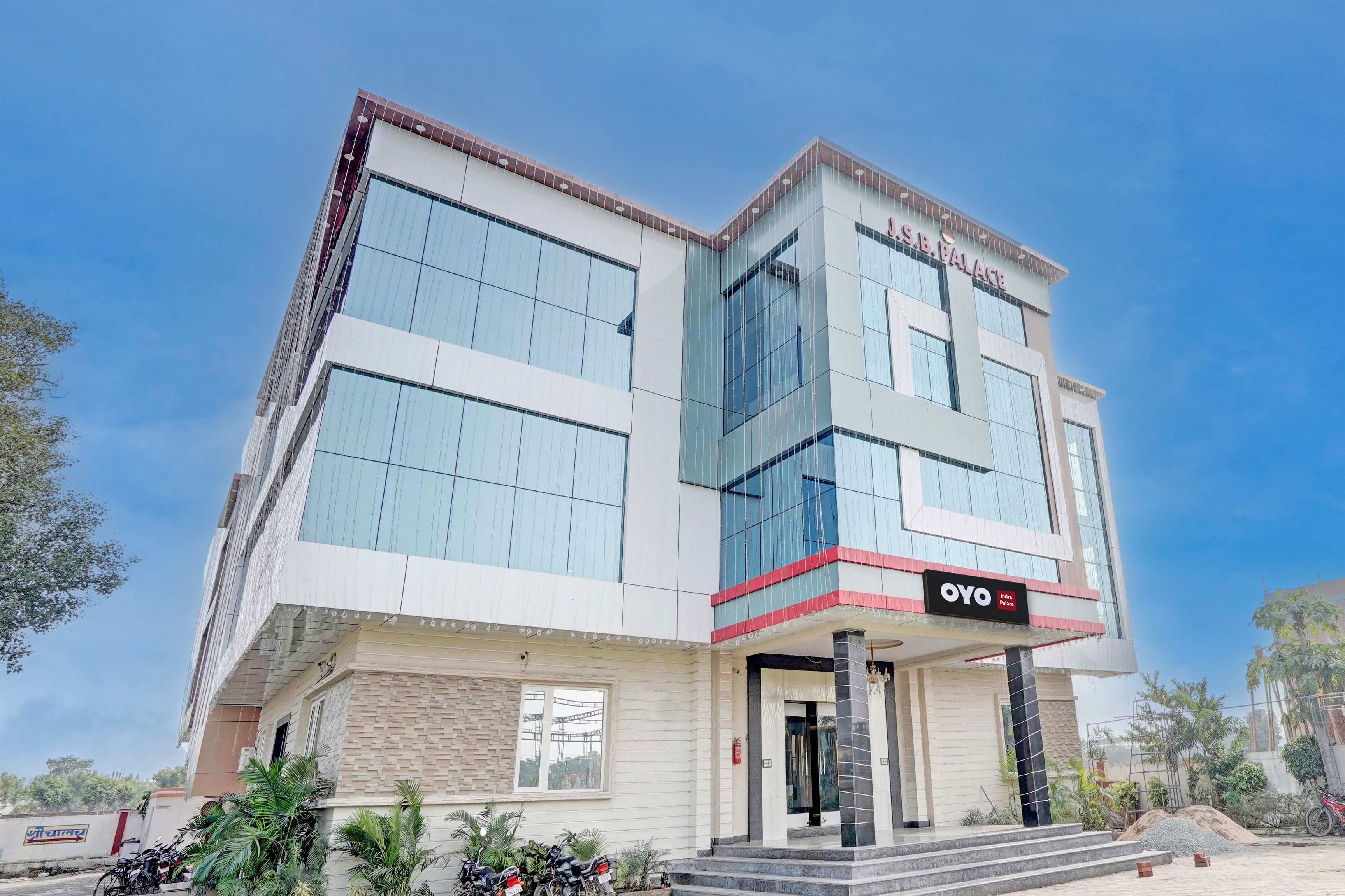 Flagship JSB Palace, Flagship Varanasi, Book @ ₹1450 - OYO