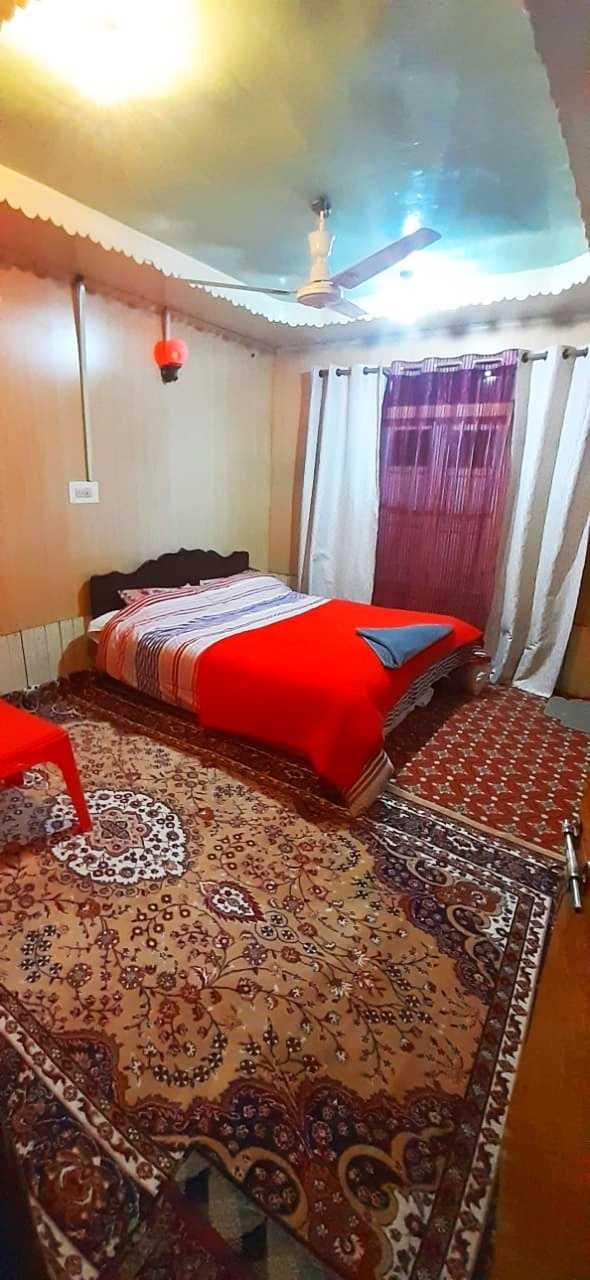 Hotel O New Rose Marry, Home Srinagar, Book @ ₹2992 - OYO