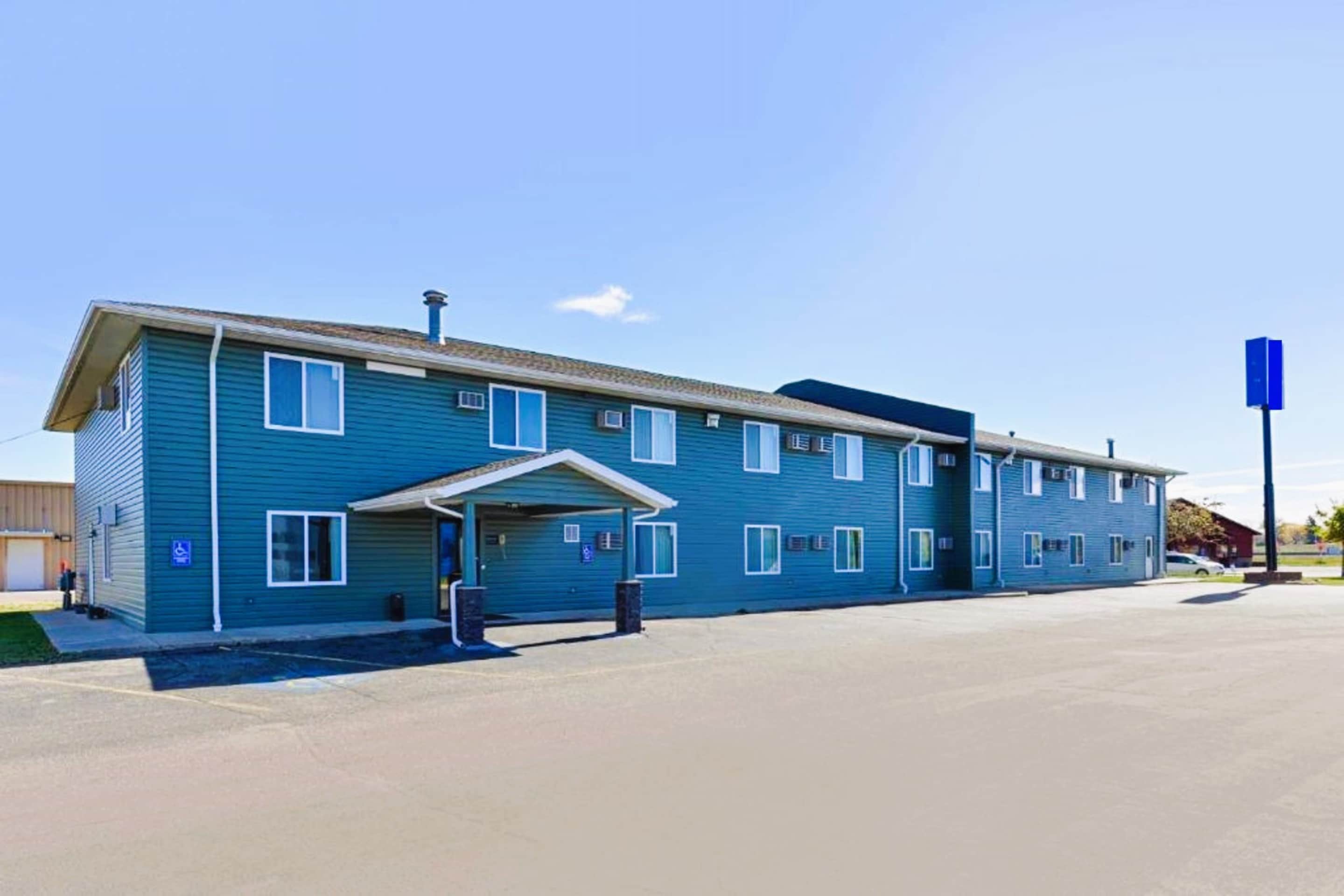 Love Hotels Staples by OYO at HWY 10 MN, OYO Hotels Staples, Book @ $44 ...