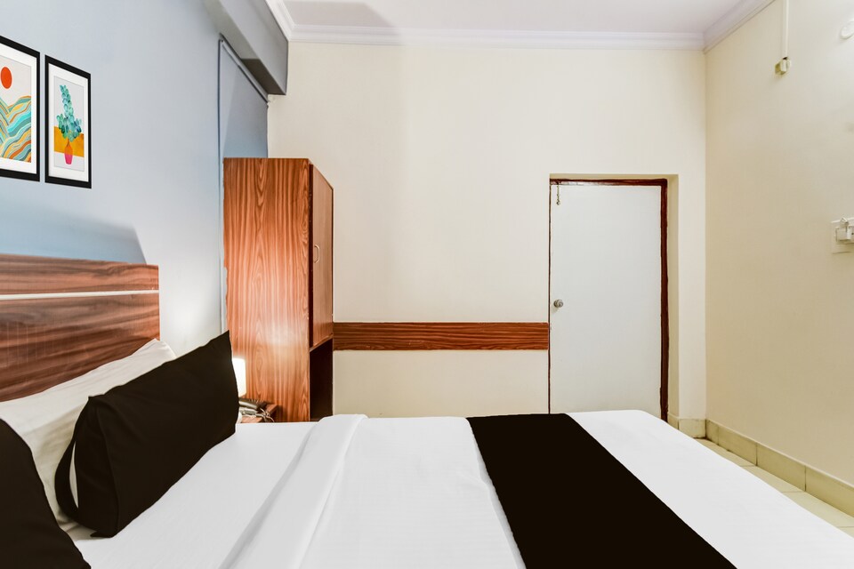 Hotel O Paradise Circle, Flagship Hyderabad, Book @ ₹826 - OYO