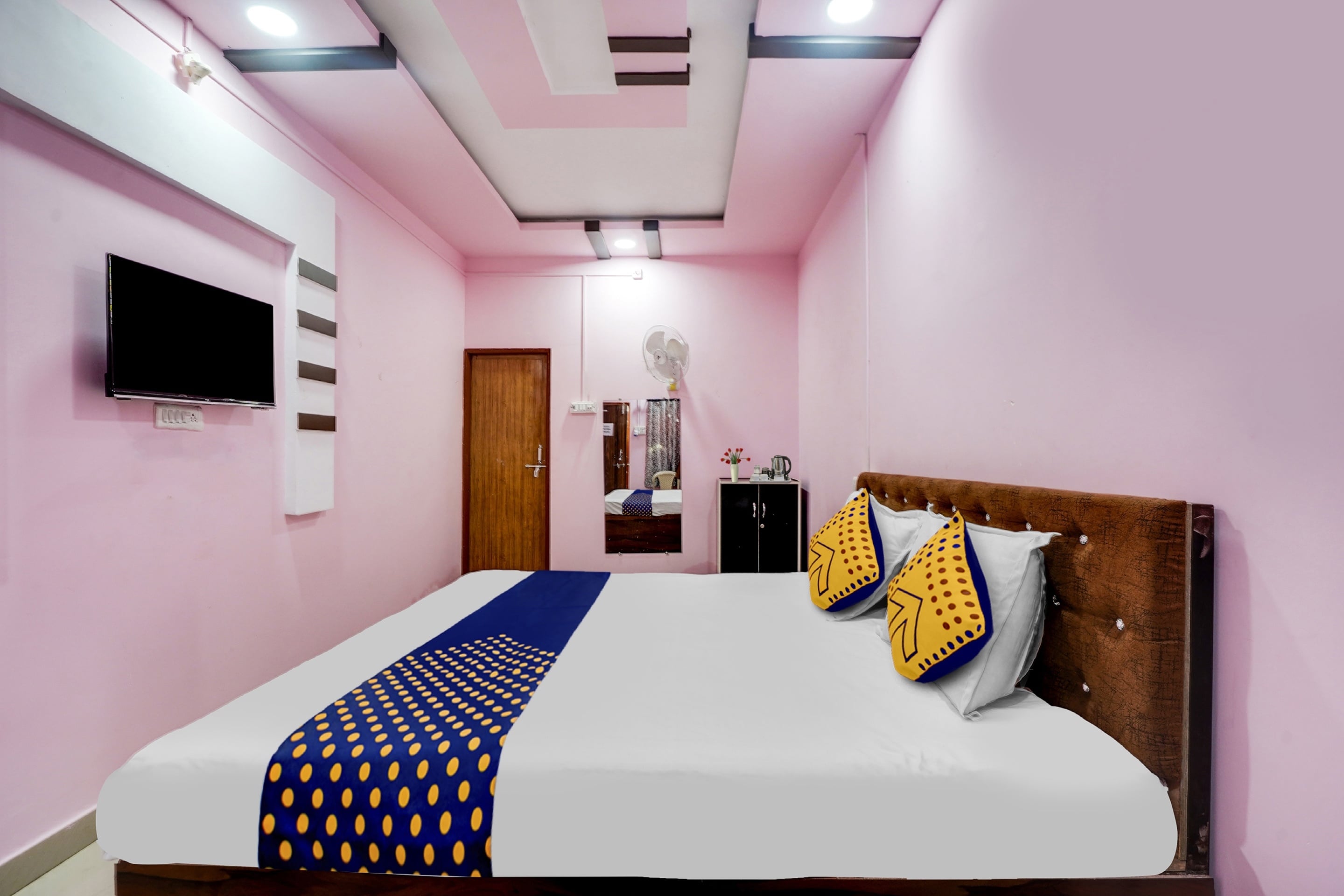 SPOT ON Fakt Tu Aani Mi, SPOT ON Nagpur, Book @ ₹769 - OYO