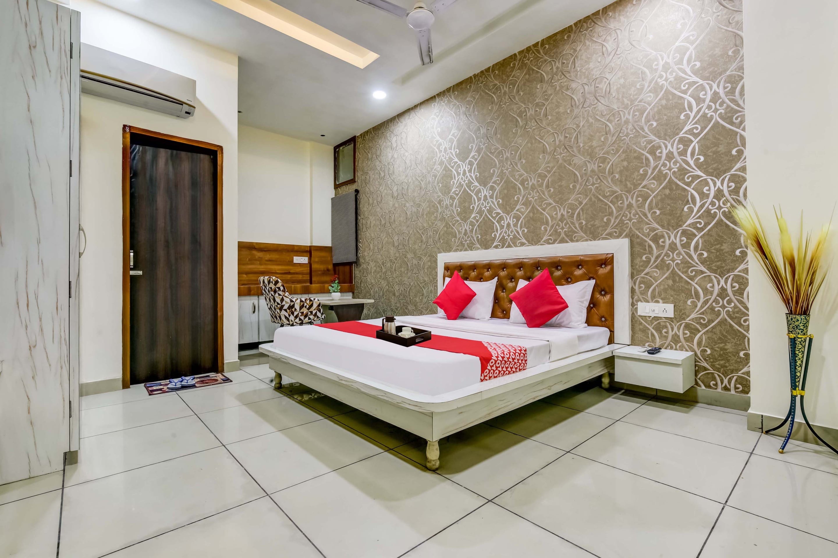 Hotel O Sky Land, Flagship Ludhiana, Book @ ₹764 - OYO