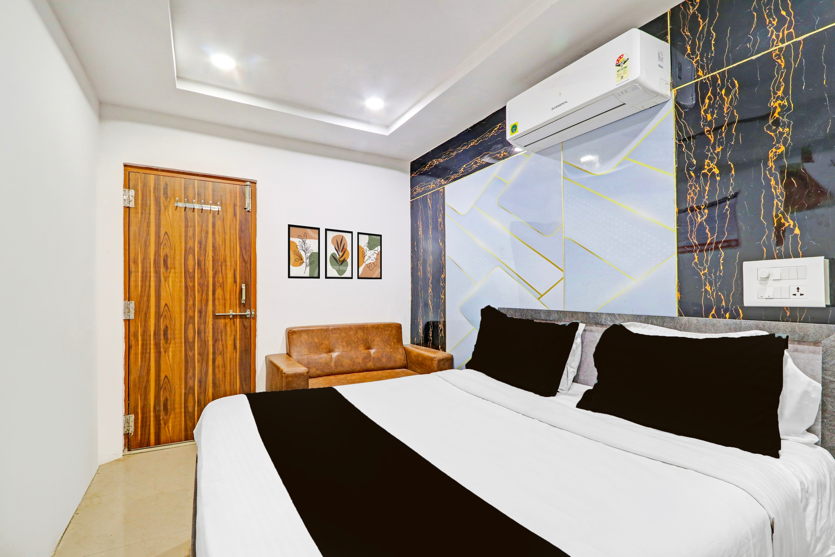 Hotels in Hotel Ratna, Warangal Starting @ ₹631 - Upto 73% OFF on 23 ...