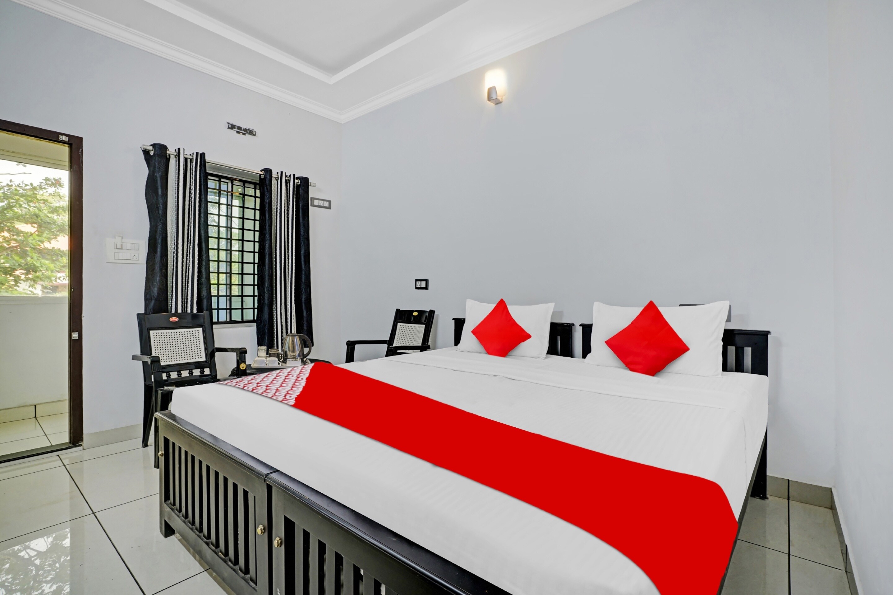 Live on ALP28, Flagship Alappuzha, Book @ ₹1095 - OYO