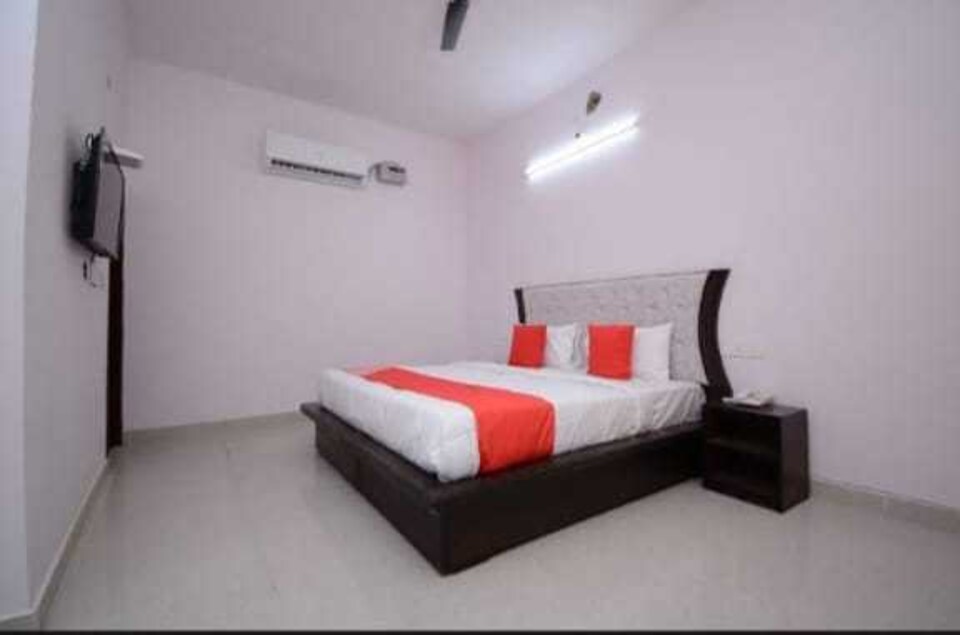 Live on new code-MOH112, POP Mohali, Book @ ₹1095 - OYO