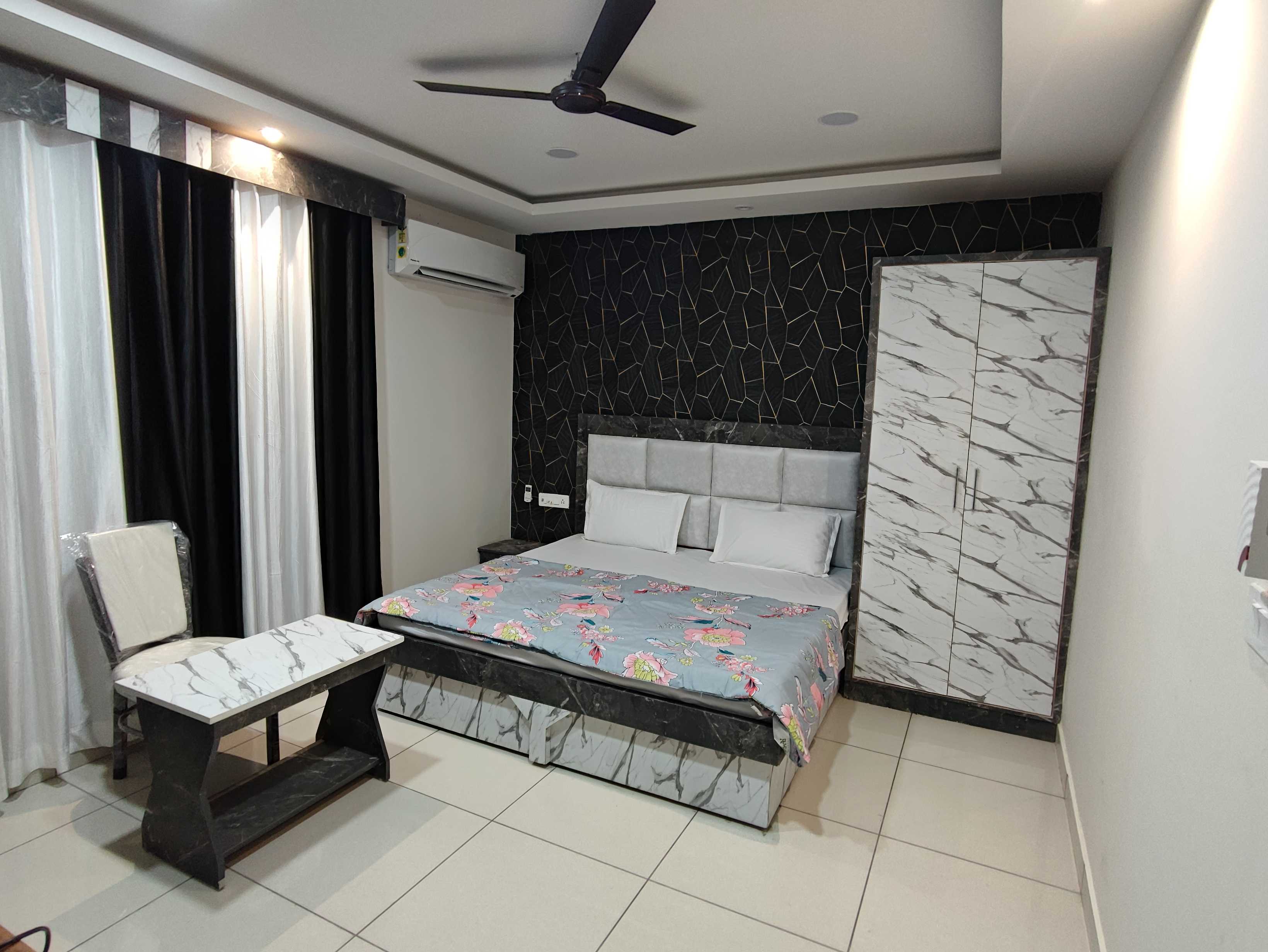 POP Royal Grand, POP Jalandhar, Book @ ₹1221 - OYO