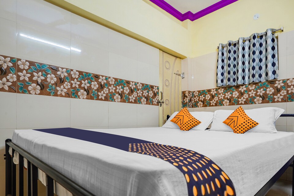 SPOT ON New Royal Lodge, SPOT ON Eluru, Book @ ₹893 - OYO