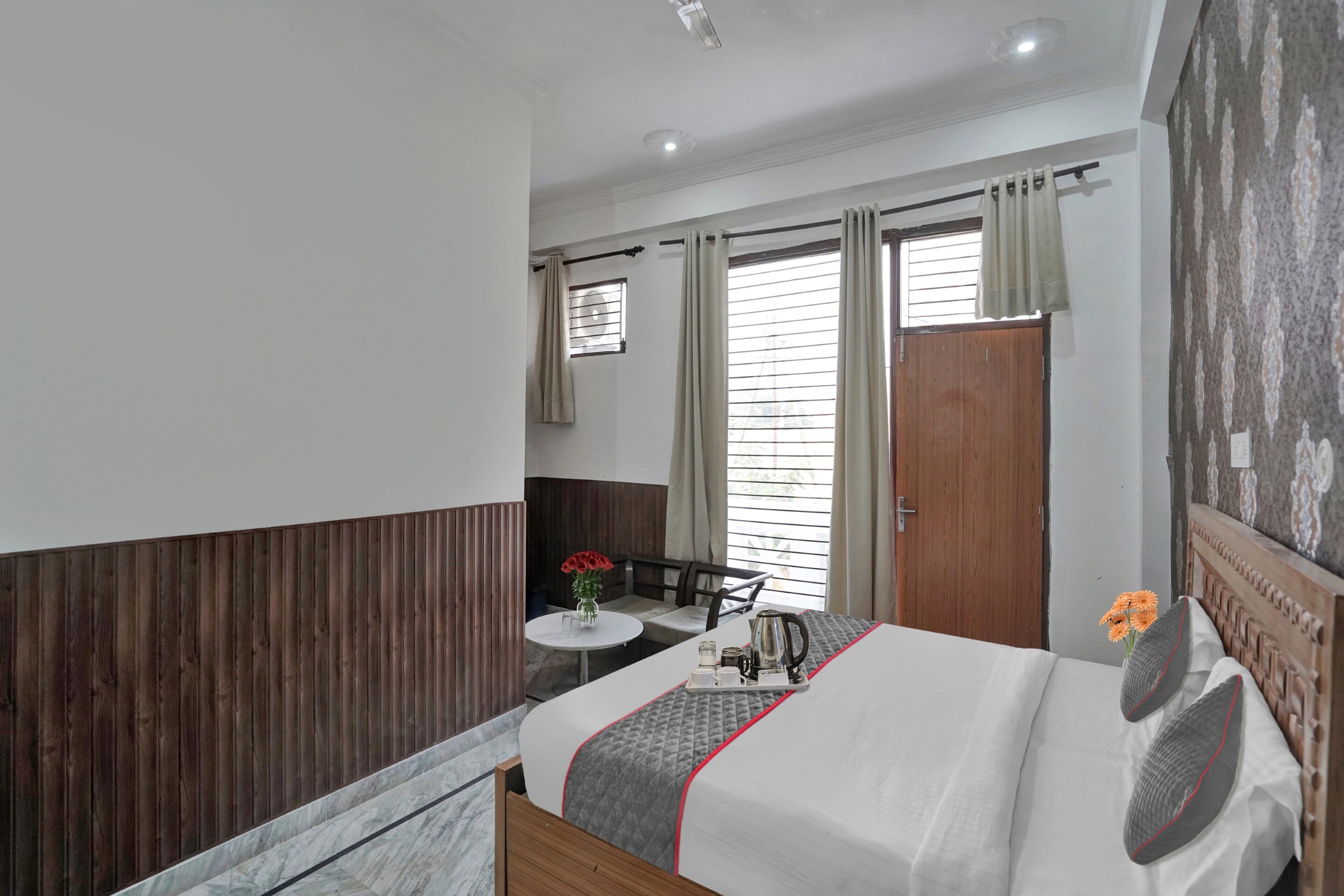 Collection O Samira Residency Near Botanic Garden Of Indian Republic ...