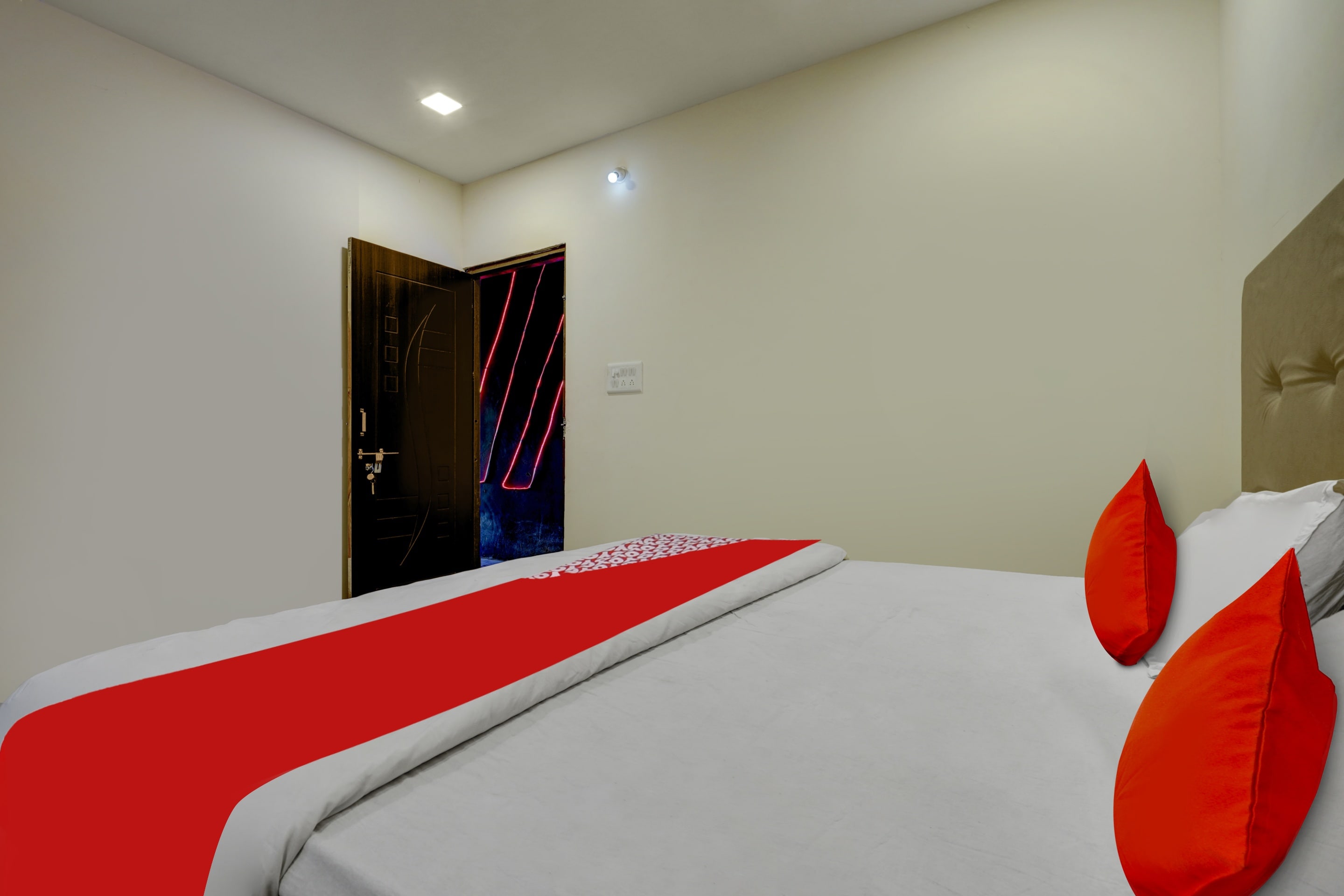 OYO Flagship The Chirag Resort, Flagship Bhandara, Book @ ₹451 - OYO