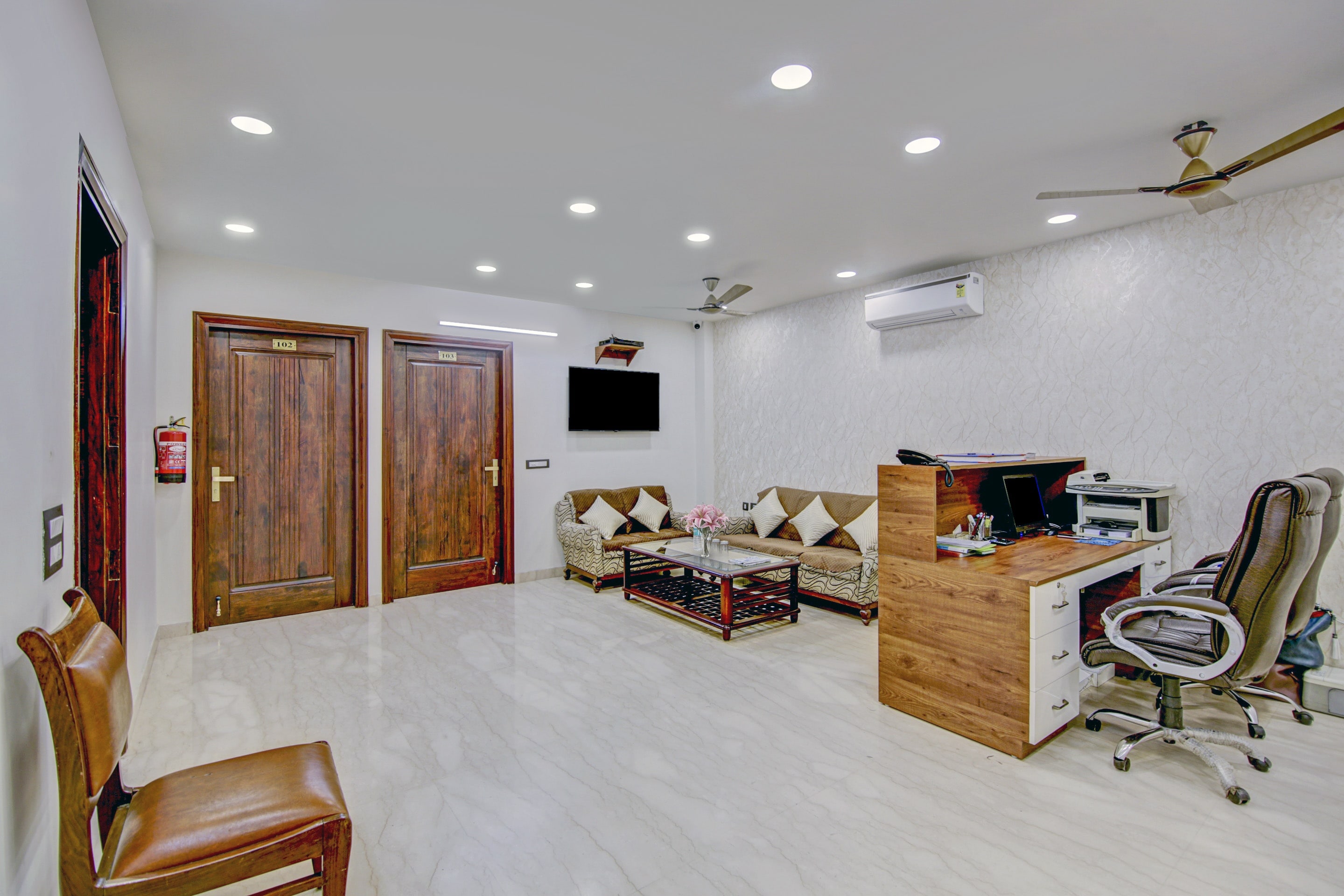 OYO Capitol O Mvm Residency Near M2K Cinemas Rohini, Flagship Delhi ...