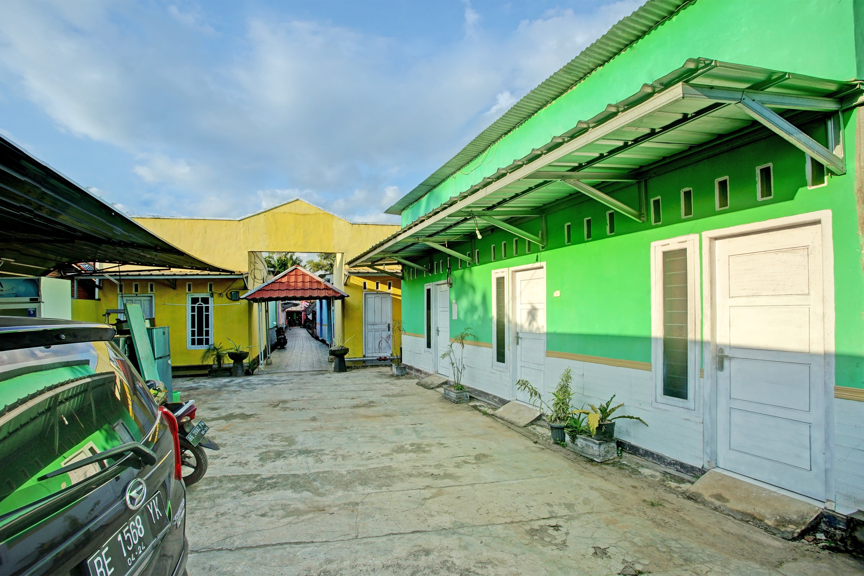 OYO 91992 Homestay Syariah Way Jepara, OYO Hotels Sukadana, Book ...