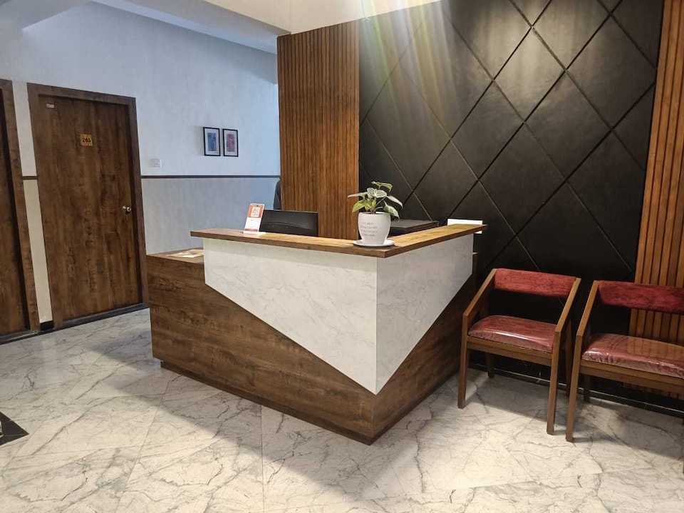 OYO D Spring Hills Inn, OYO Rooms Pune, Book @ ₹1095 - OYO