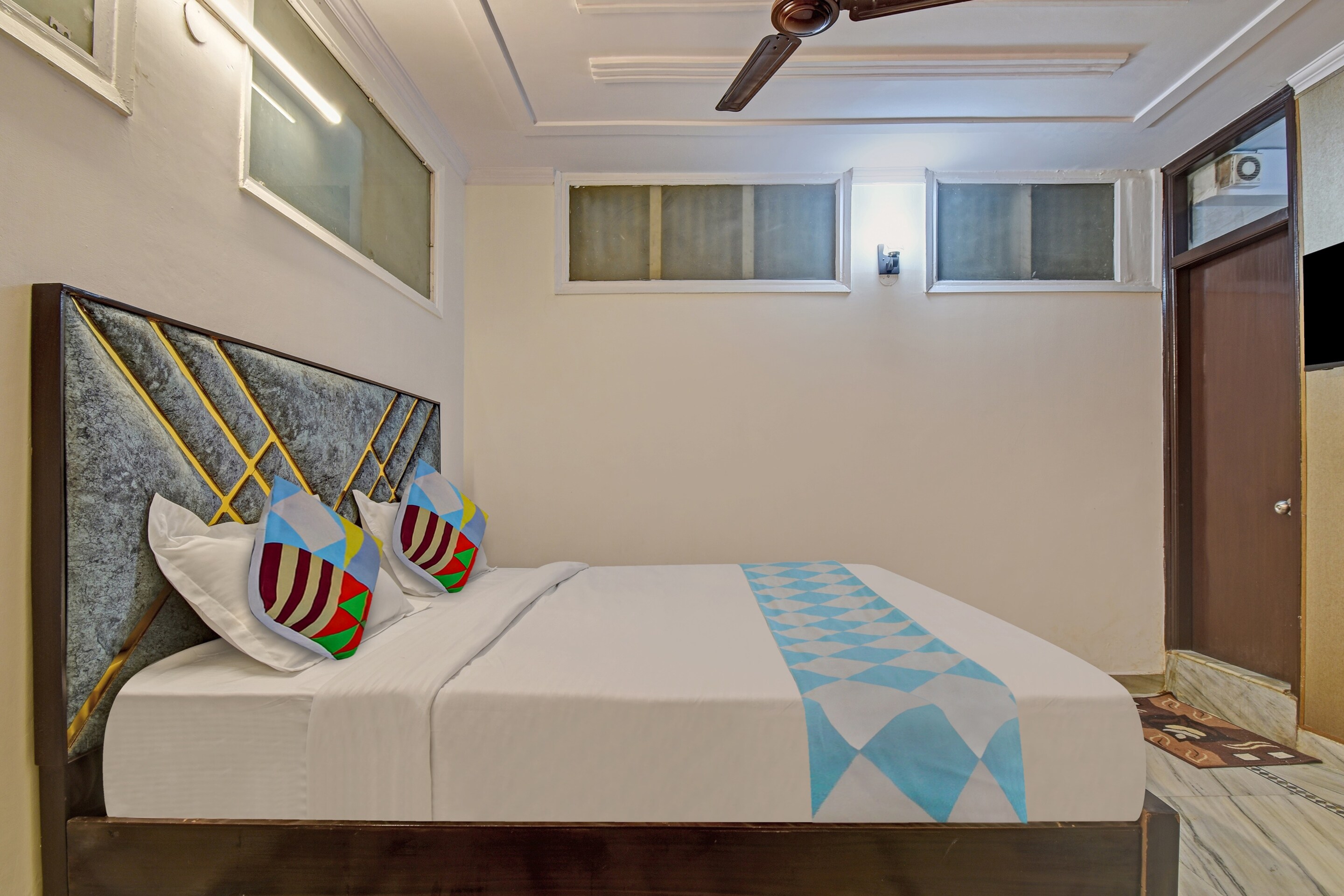 Hotel O Platinum Key, Flagship Delhi, Book @ ₹733 - OYO