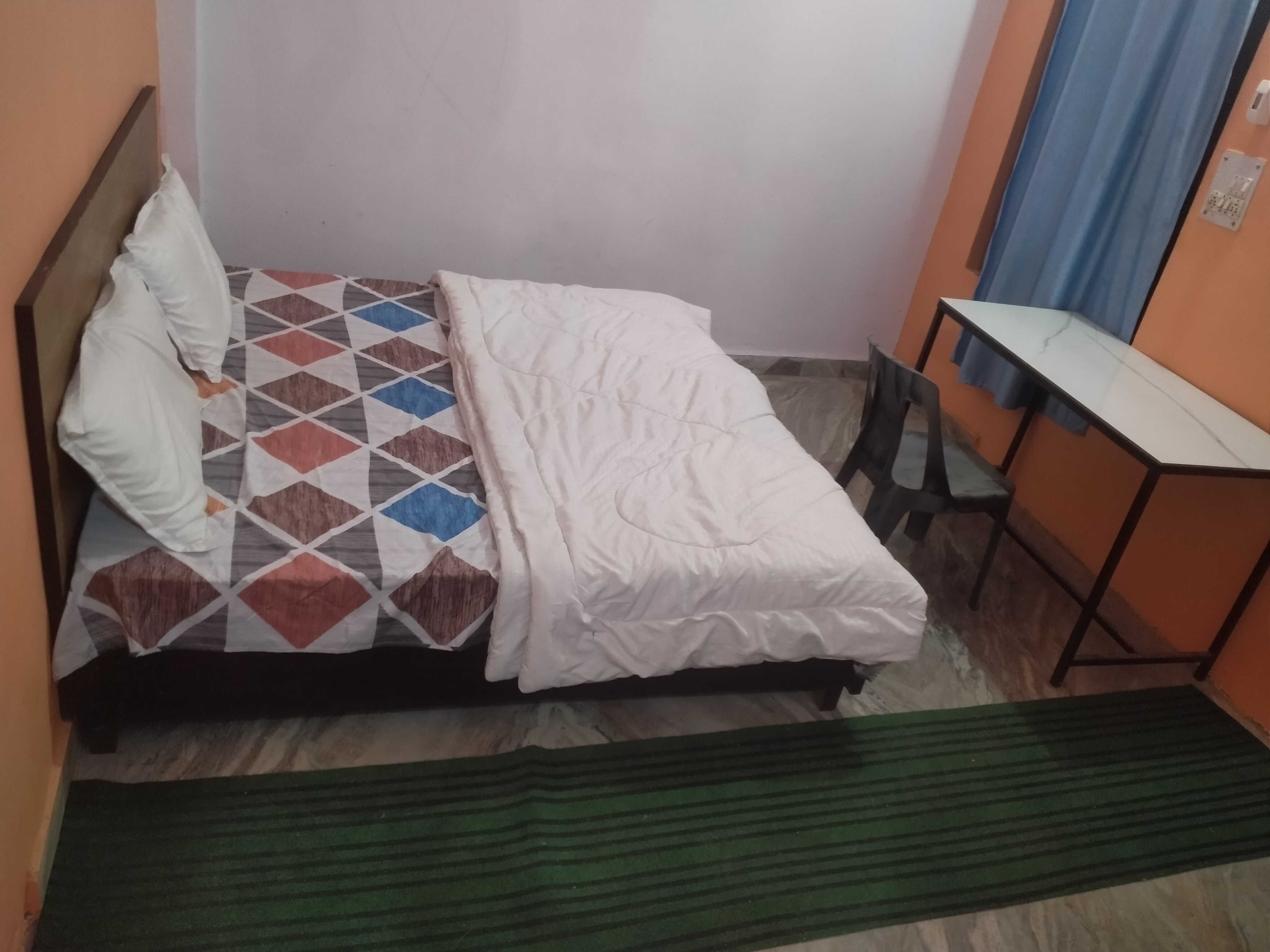 OYO Hotel Red Rose Inn, OYO Rooms Meerut, Book @ ₹1232 - OYO