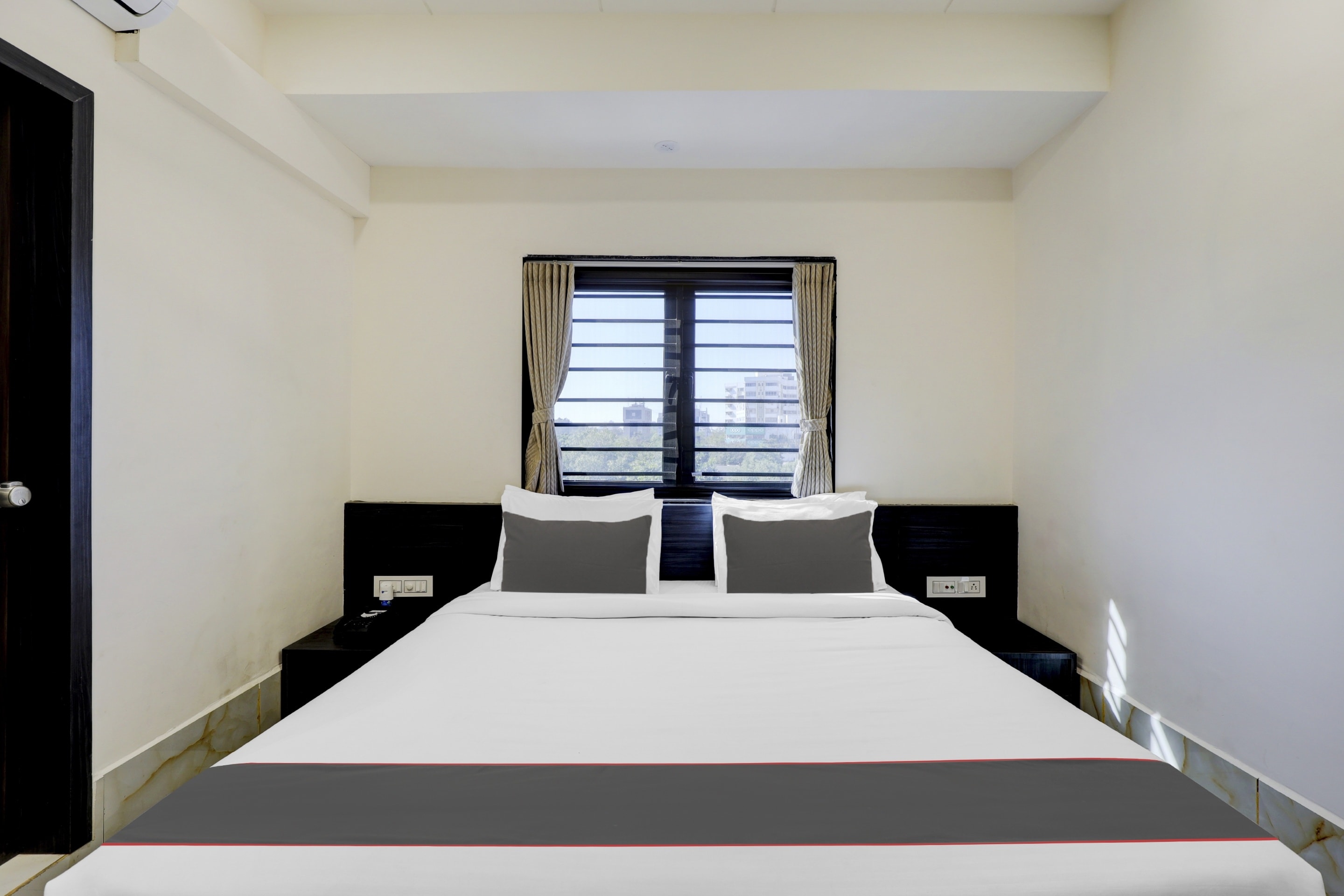 Hotels in Rajkot: Best Budget Rajkot Hotels from ₹732