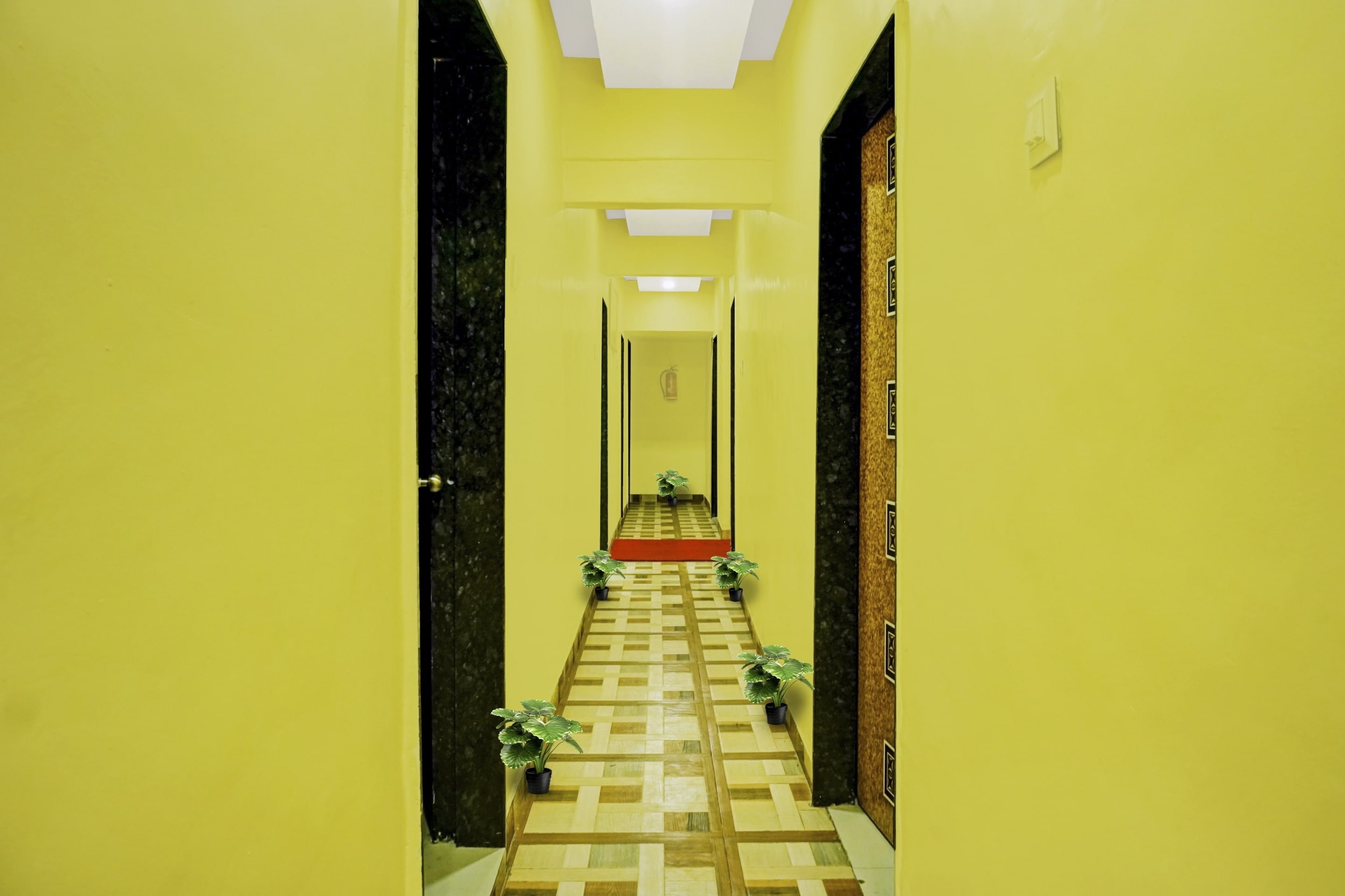 OYO Flagship Prince Lodge, Flagship Pune, Book @ ₹1095 - OYO