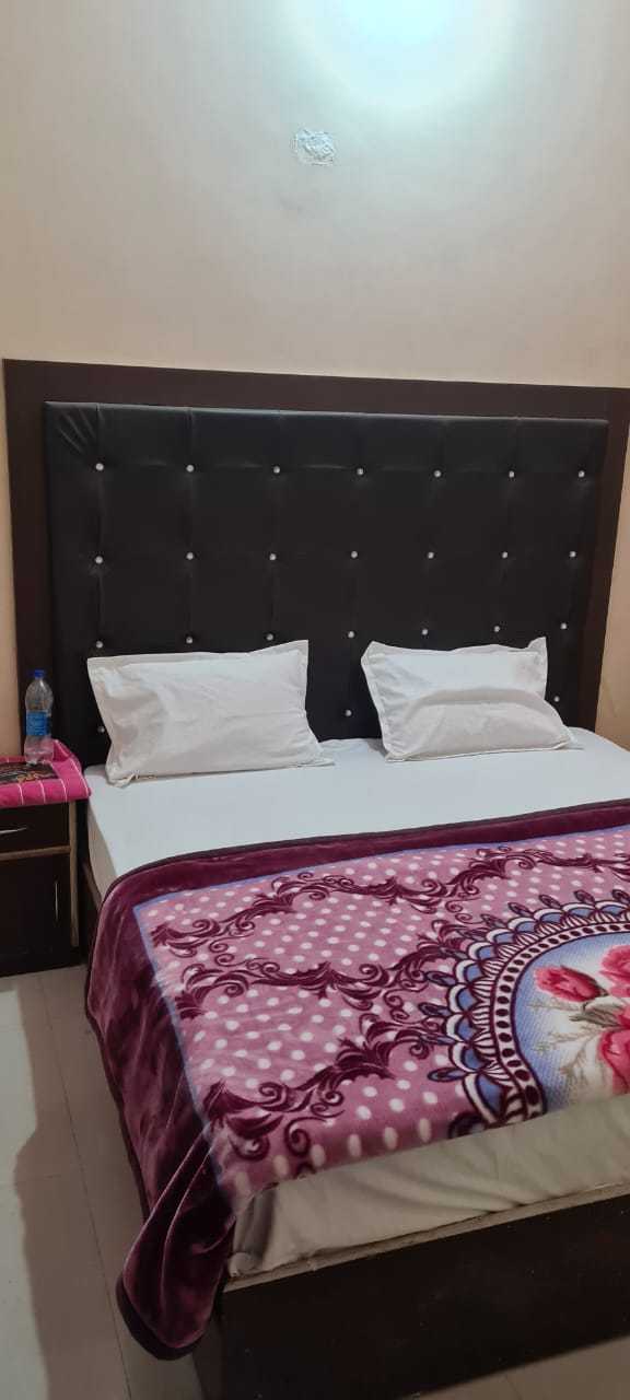 SPOT ON Hotel Dev Rana, SPOT ON Meerut, Book @ ₹444 - OYO