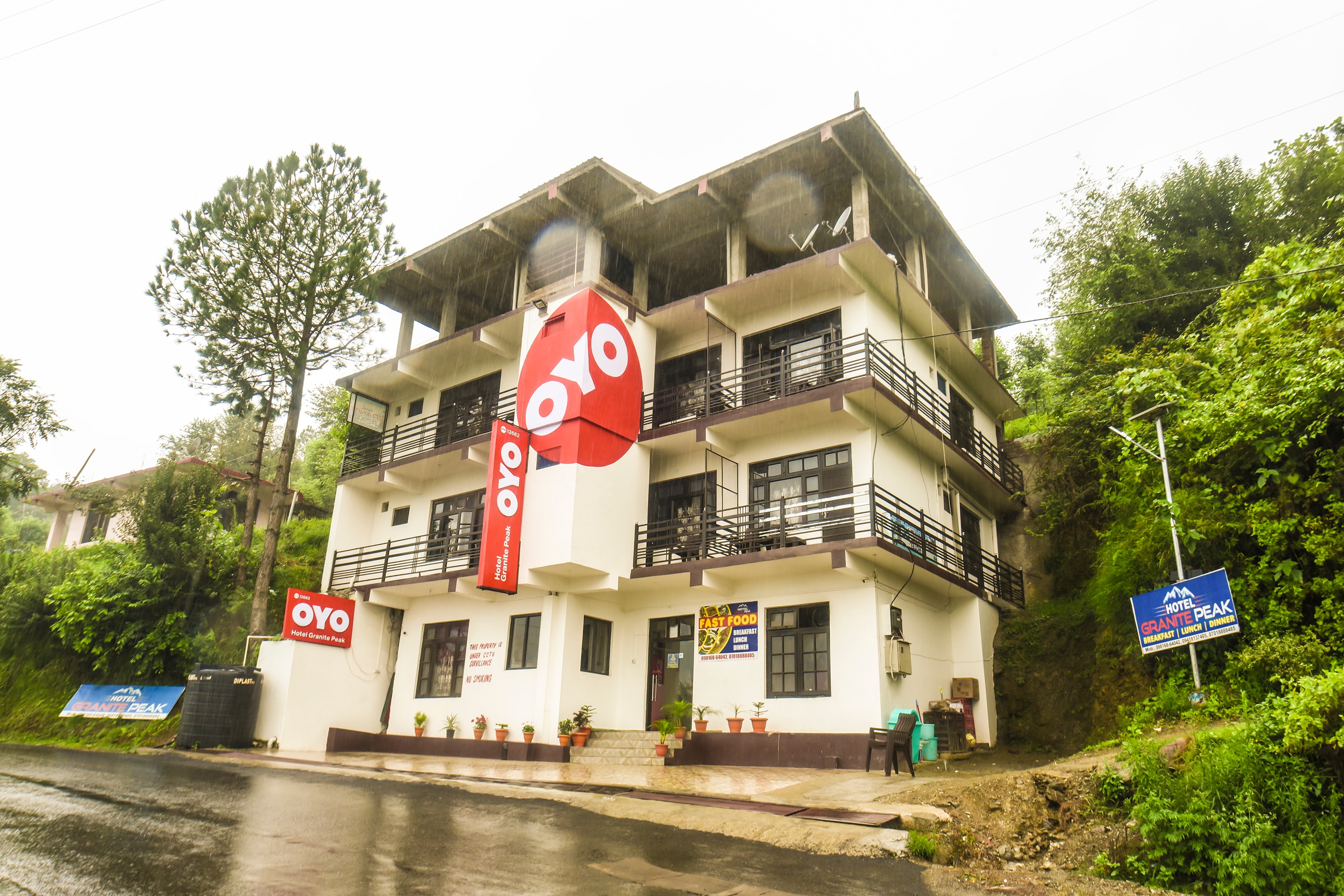 OYO 12662 Hotel Granite Peak, OYO Rooms Dalhousie, Book @ ₹1095 - OYO