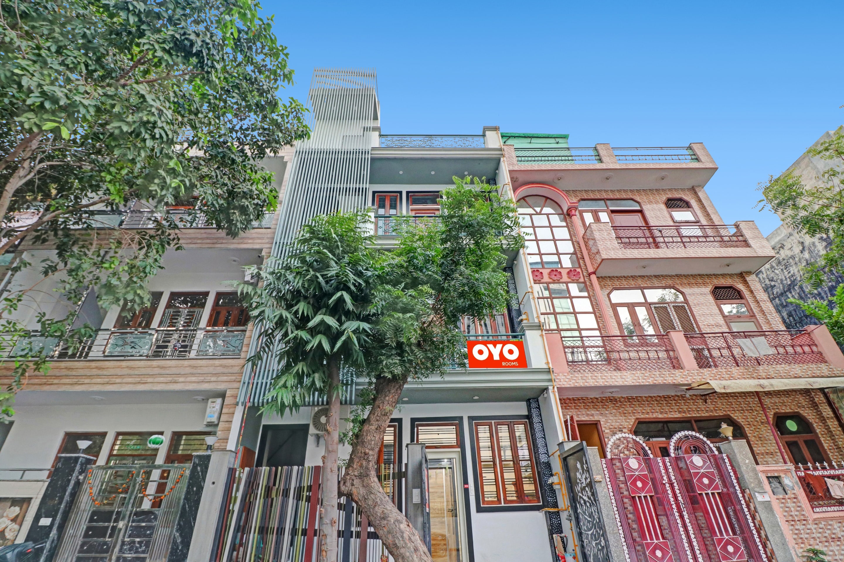 Hotel O Queen House Near Pvr Ansal Plaza Greater Noida, Flagship Noida ...