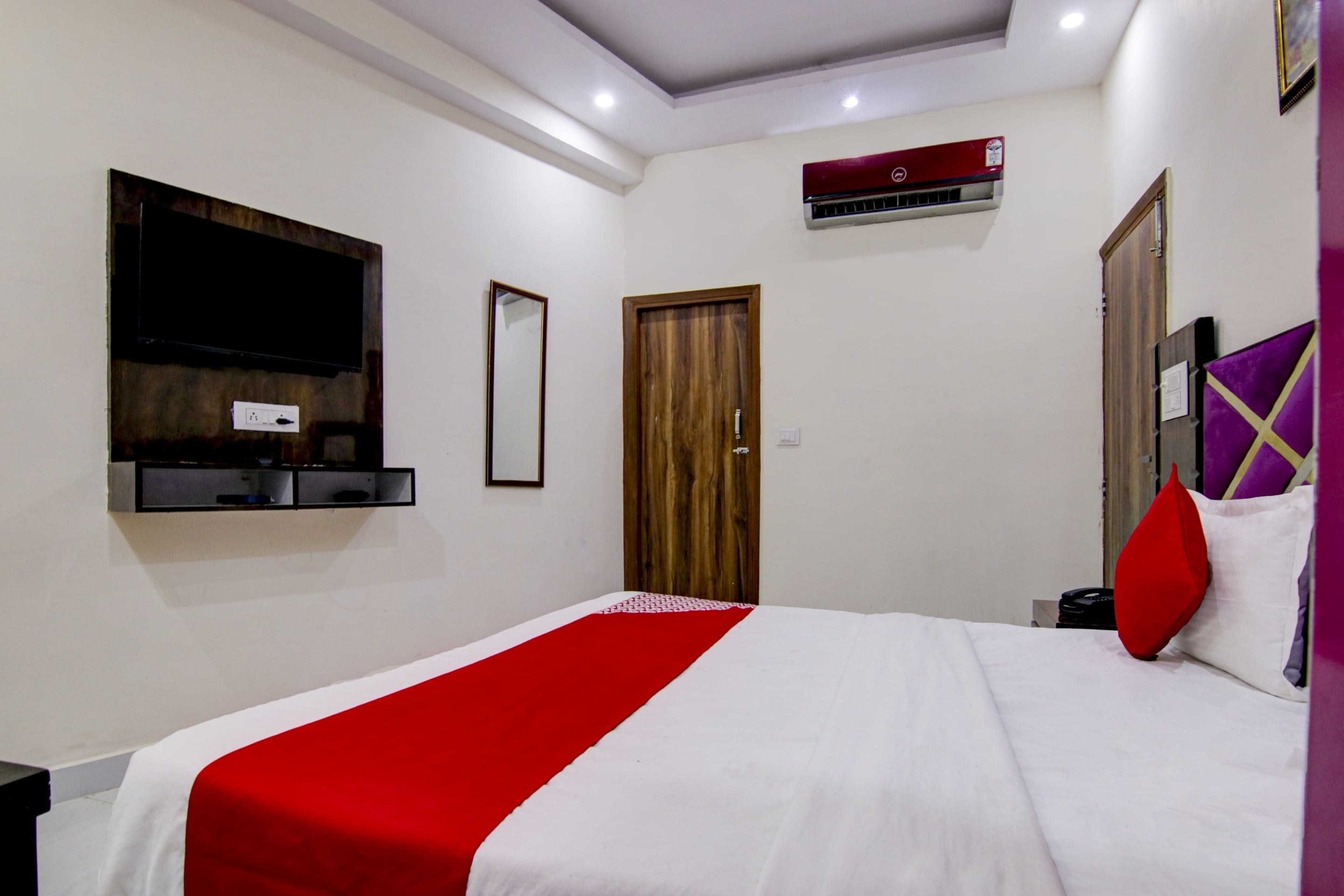 Hotel O Blink Inn Near Dashrath Puri Metro Station, Flagship Delhi ...