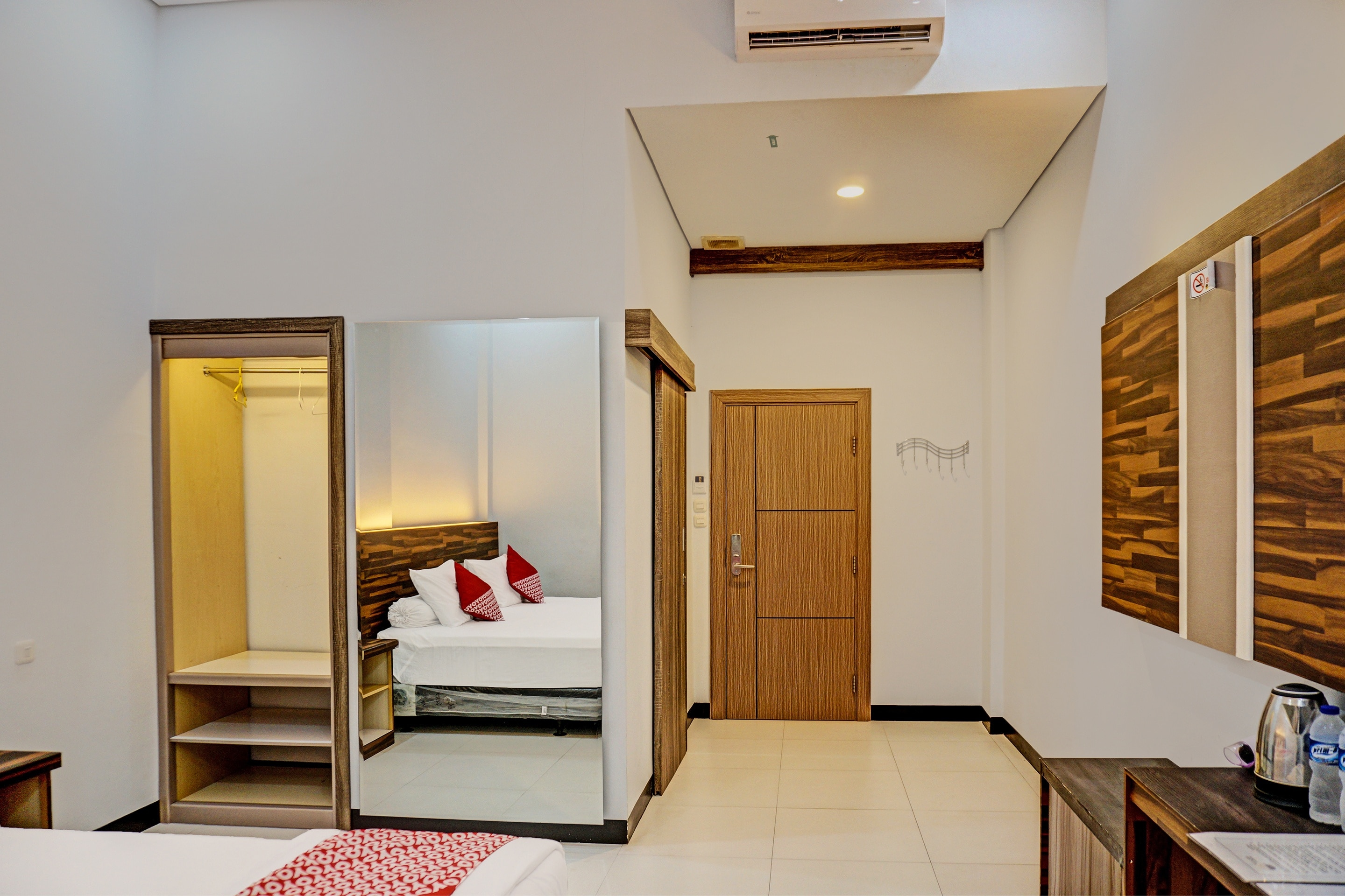 OYO 92152 Hotel The Wong, OYO Hotels Baturaja, Book @ Rp190230 - OYO