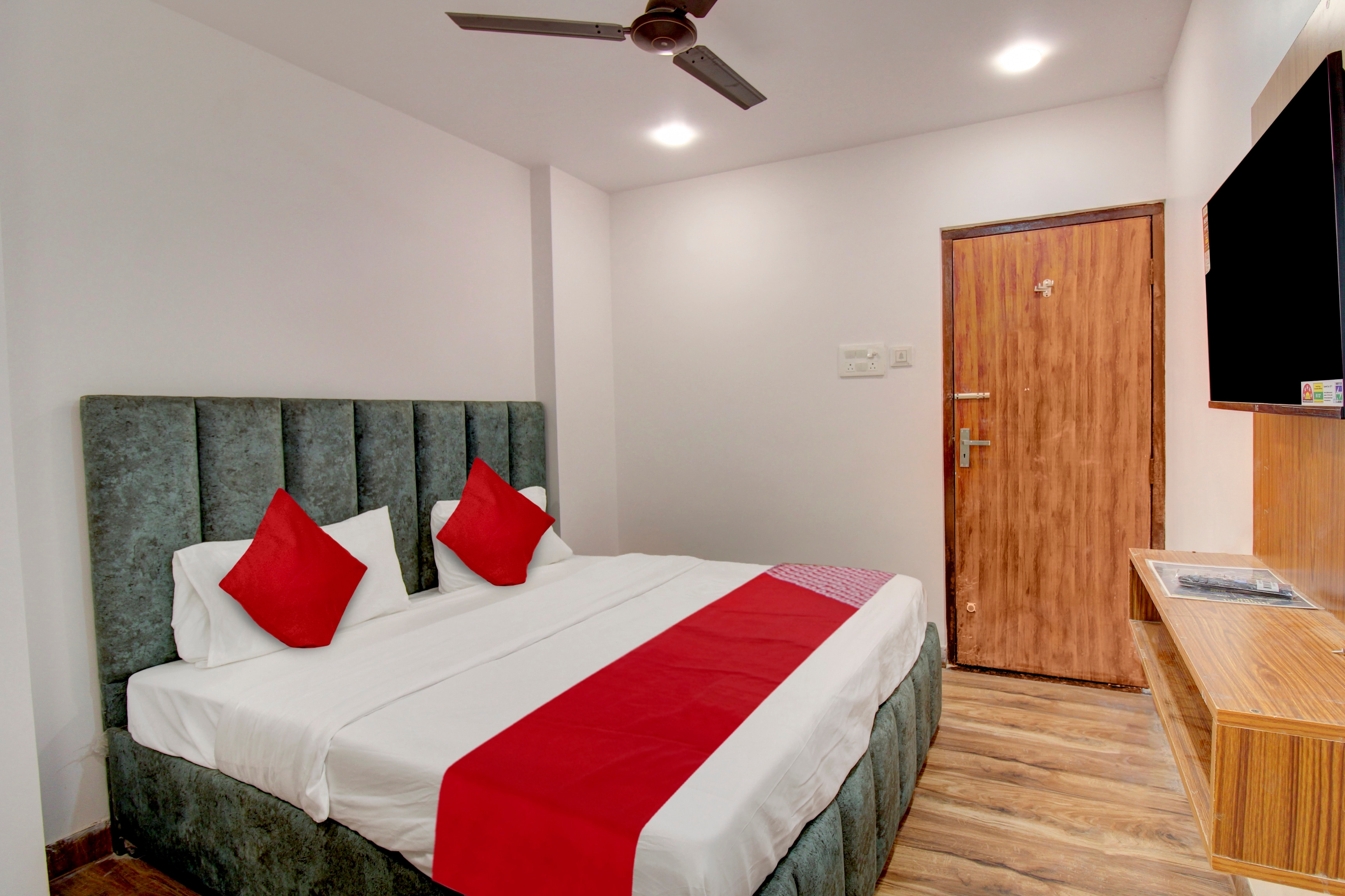 Hotel O Midnight Inn, Flagship Nagpur, Book @ ₹1095 - OYO
