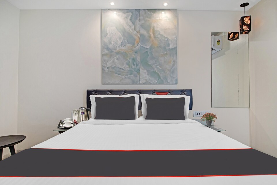 Super OYO Collection O Ss Grand, Collection O Hyderabad, Book @ ₹1451 - OYO