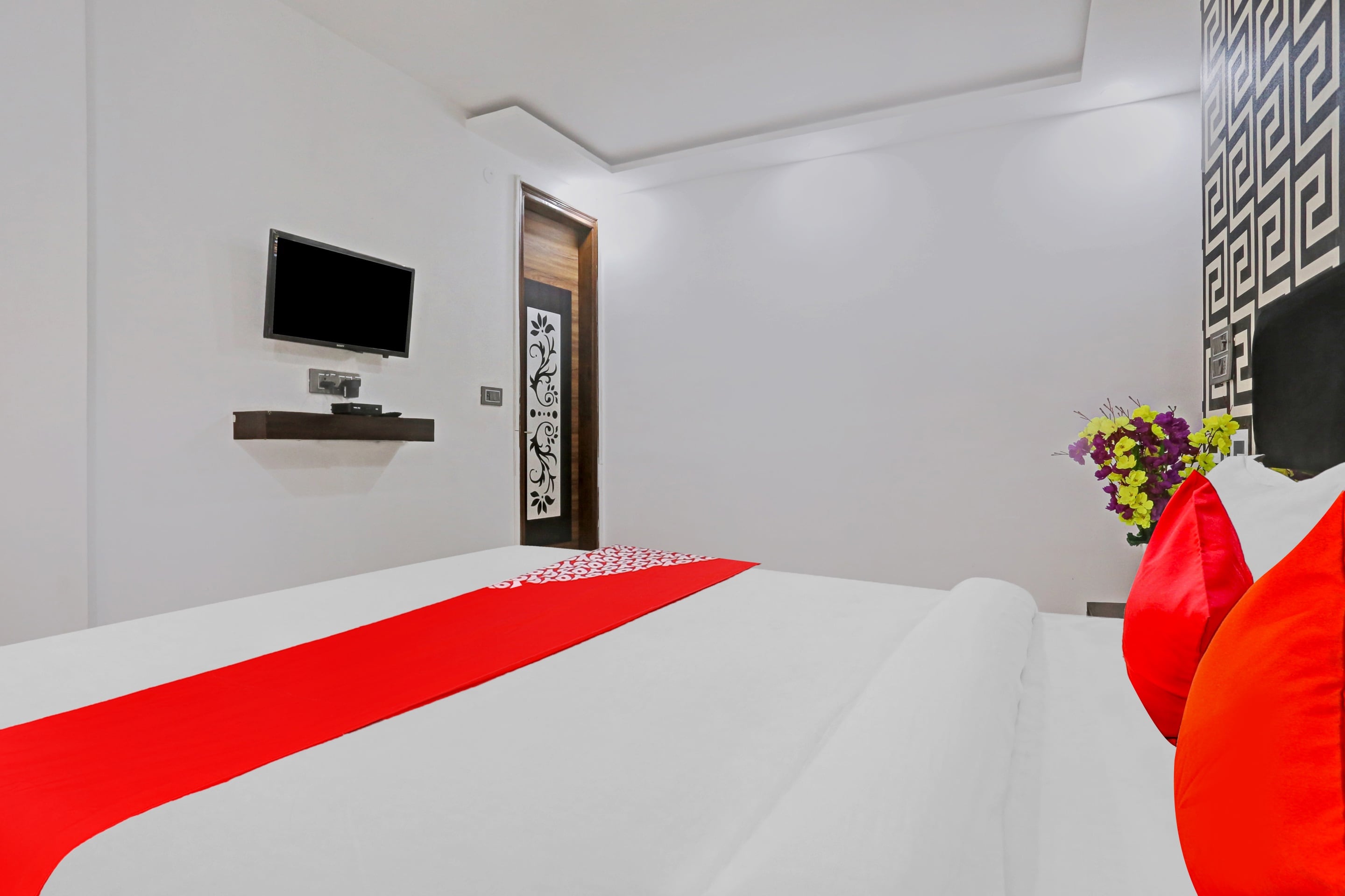 Hotel O The Royal Residency, Flagship Delhi, Book @ ₹1588 - OYO