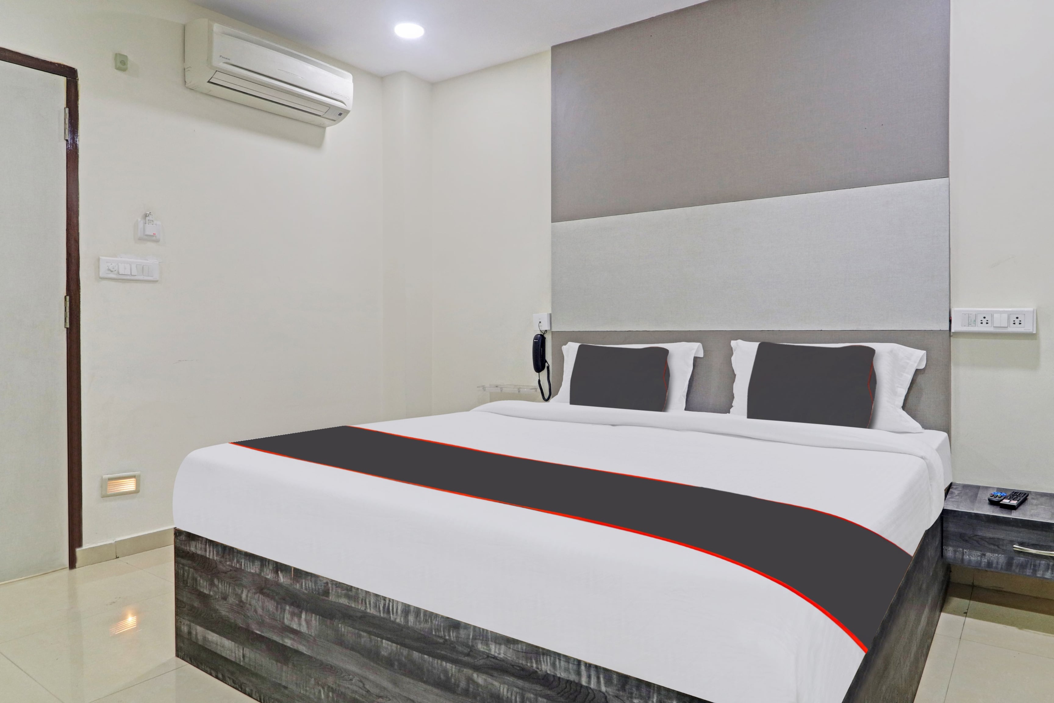 Super Townhouse Secunderabad Near Paradise Metro Station, Townhouse ...