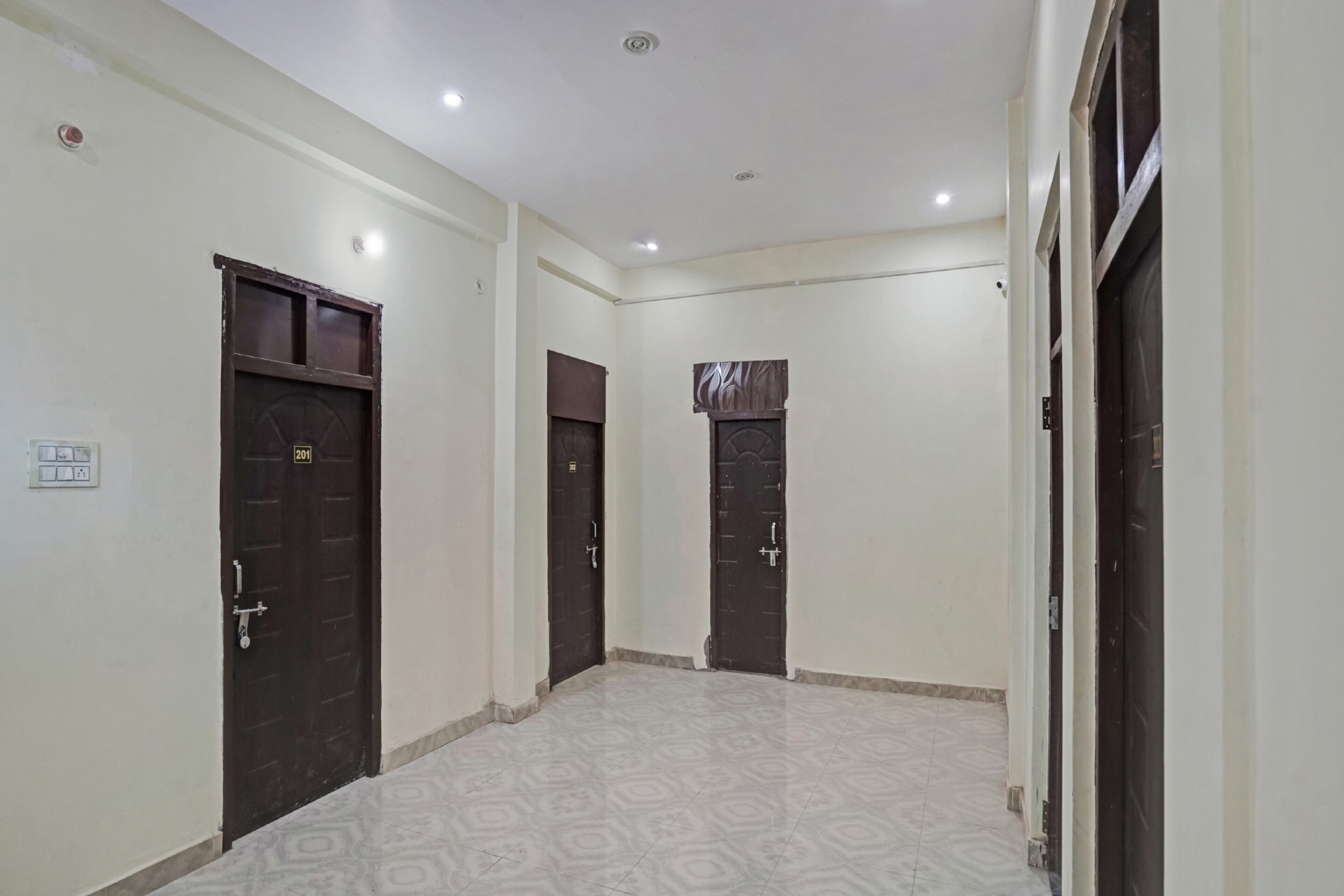 Super Hotel O Fortune Suites, Flagship Prayagraj, Book @ ₹1010 - OYO