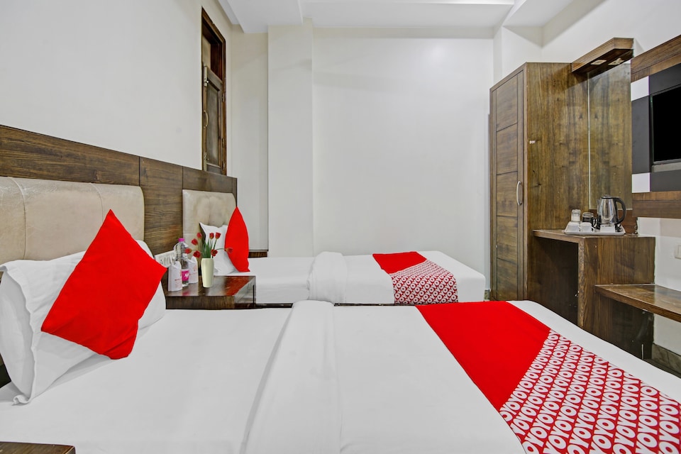 OYO Flagship Hotel S Inn, Flagship Delhi, Book @ ₹1277 - OYO