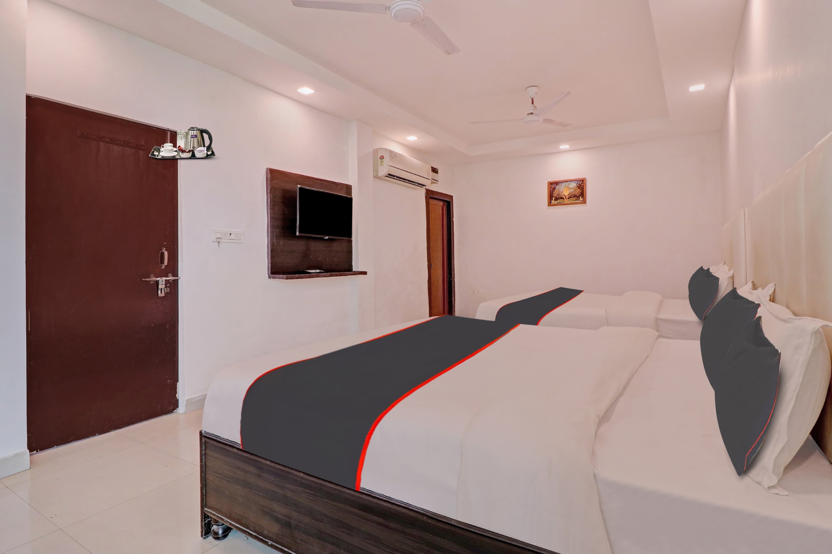 Collection O Hotel Amishi, Collection O Haridwar, Book @ ₹1095 - OYO