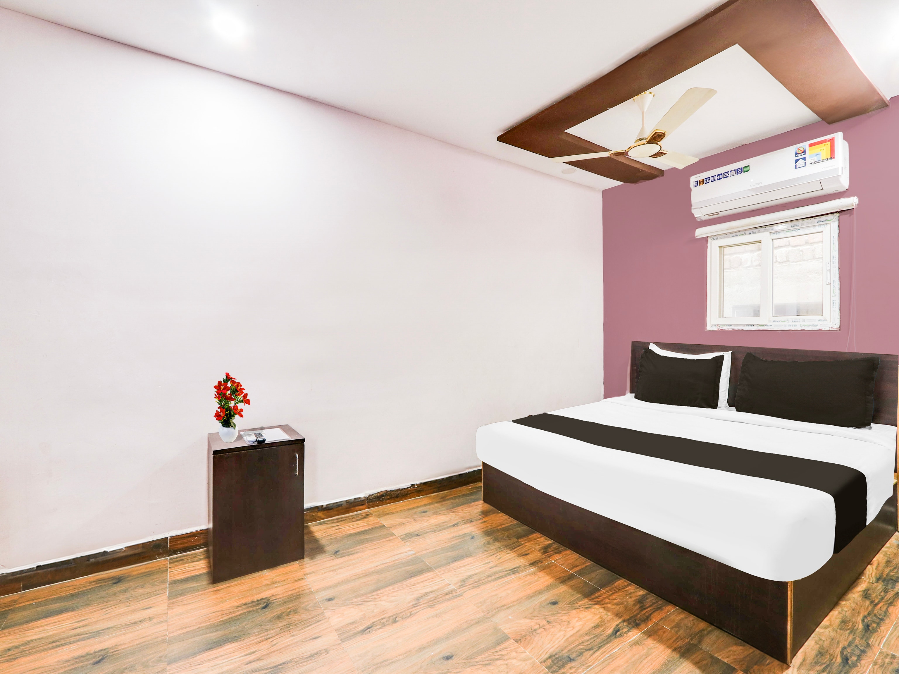 Collection O Hanamkonda Near NIT, Collection O Warangal, Book @ ₹1301 - OYO