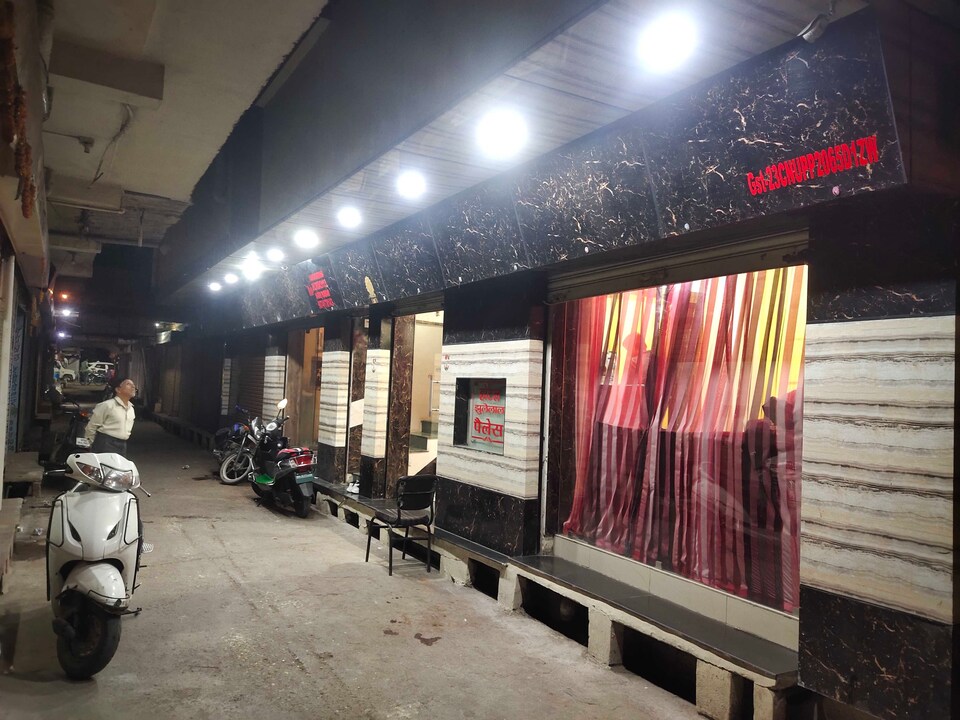 OYO Hotel Jhulelal Palace, OYO Hotels Shujalpur, Book @ ₹1095 - OYO